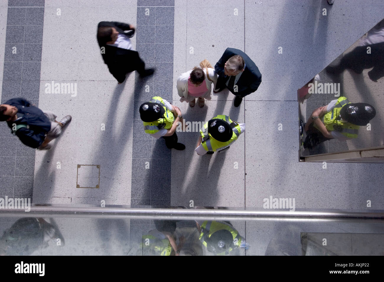 Policeman giving directions hi-res stock photography and images - Alamy