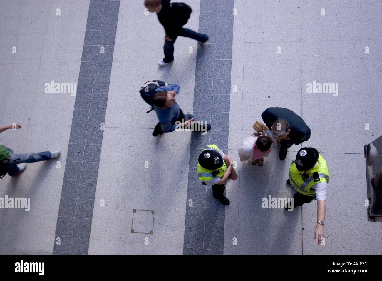 Policeman giving directions hi-res stock photography and images - Alamy