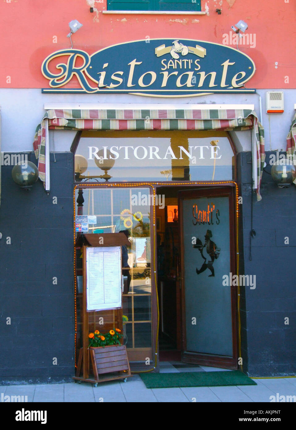 Santis restaurant hi-res stock photography and images - Alamy