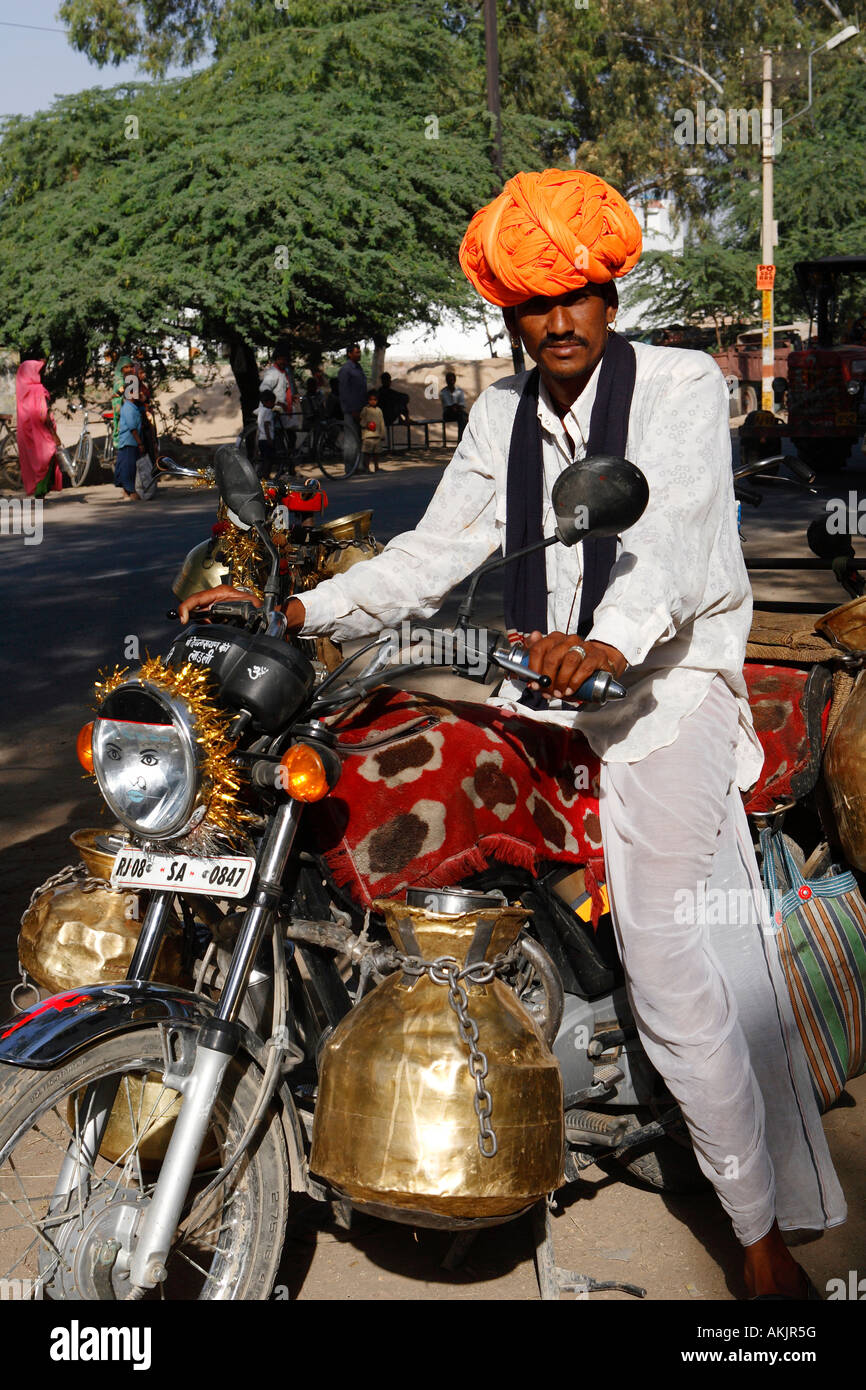 India, Rajasthan, Bundi, milk salesman on the road Stock Photo - Alamy