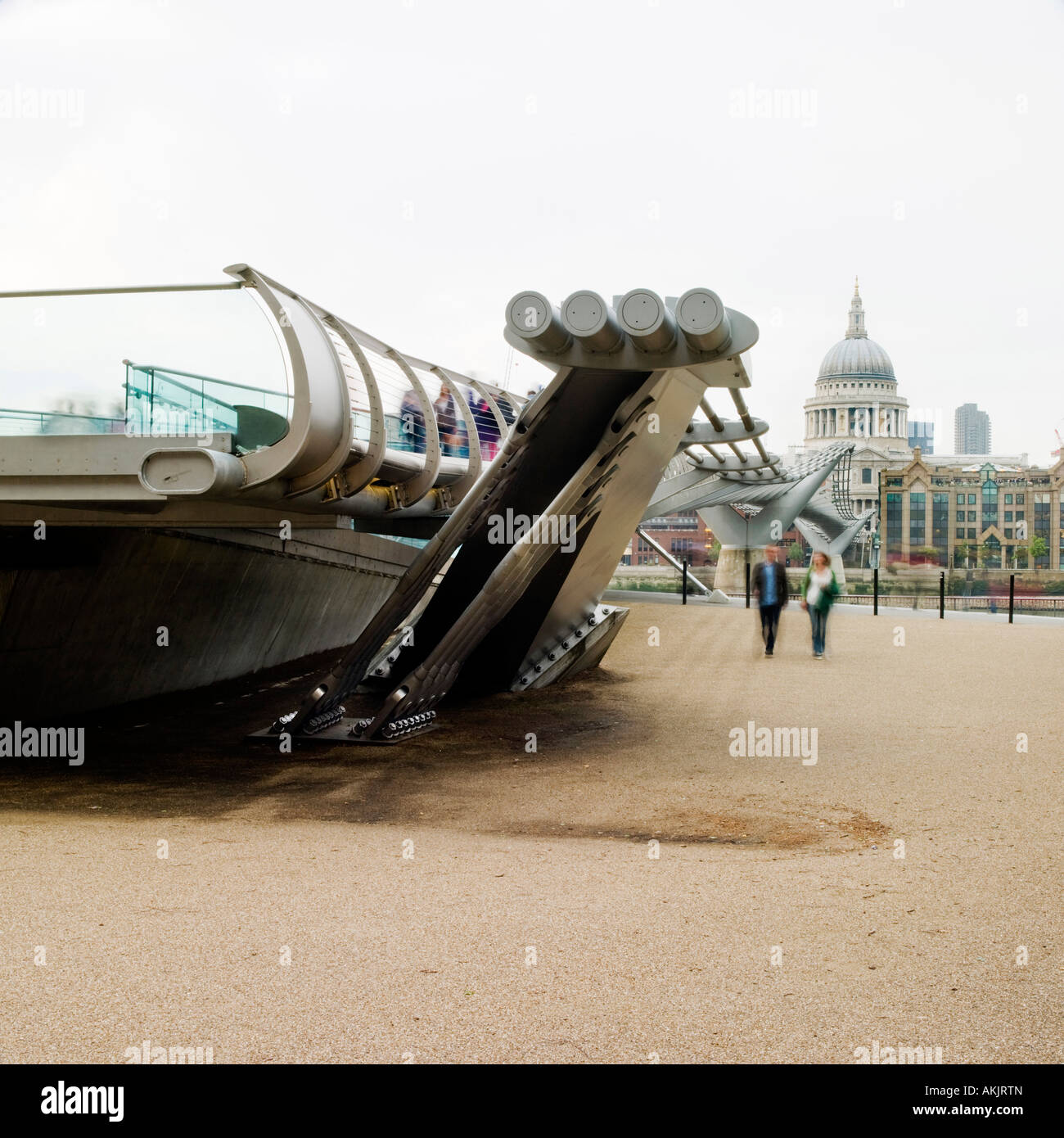 Cantilever arm hi-res stock photography and images - Alamy