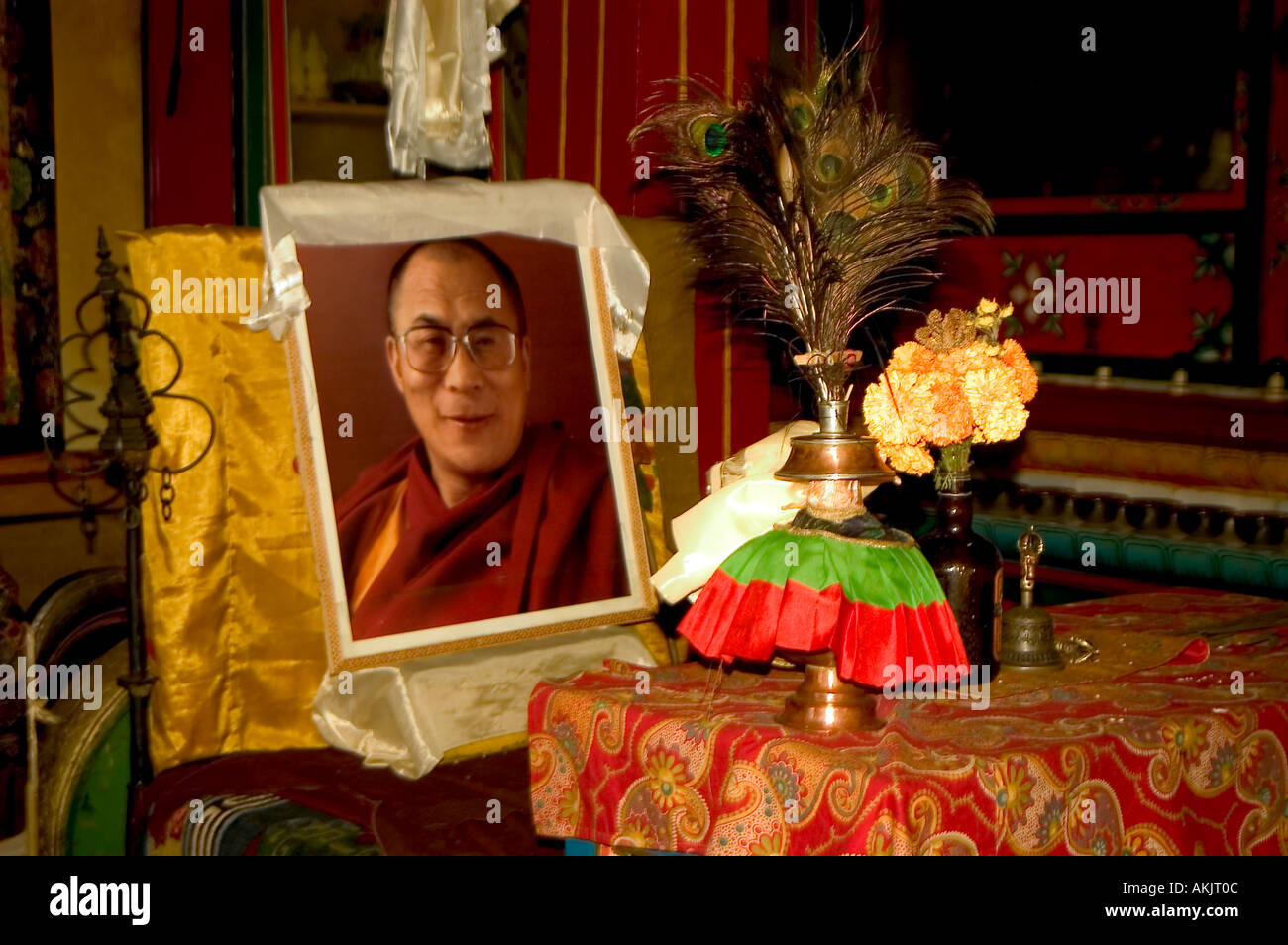 Lama priest hi-res stock photography and images - Alamy