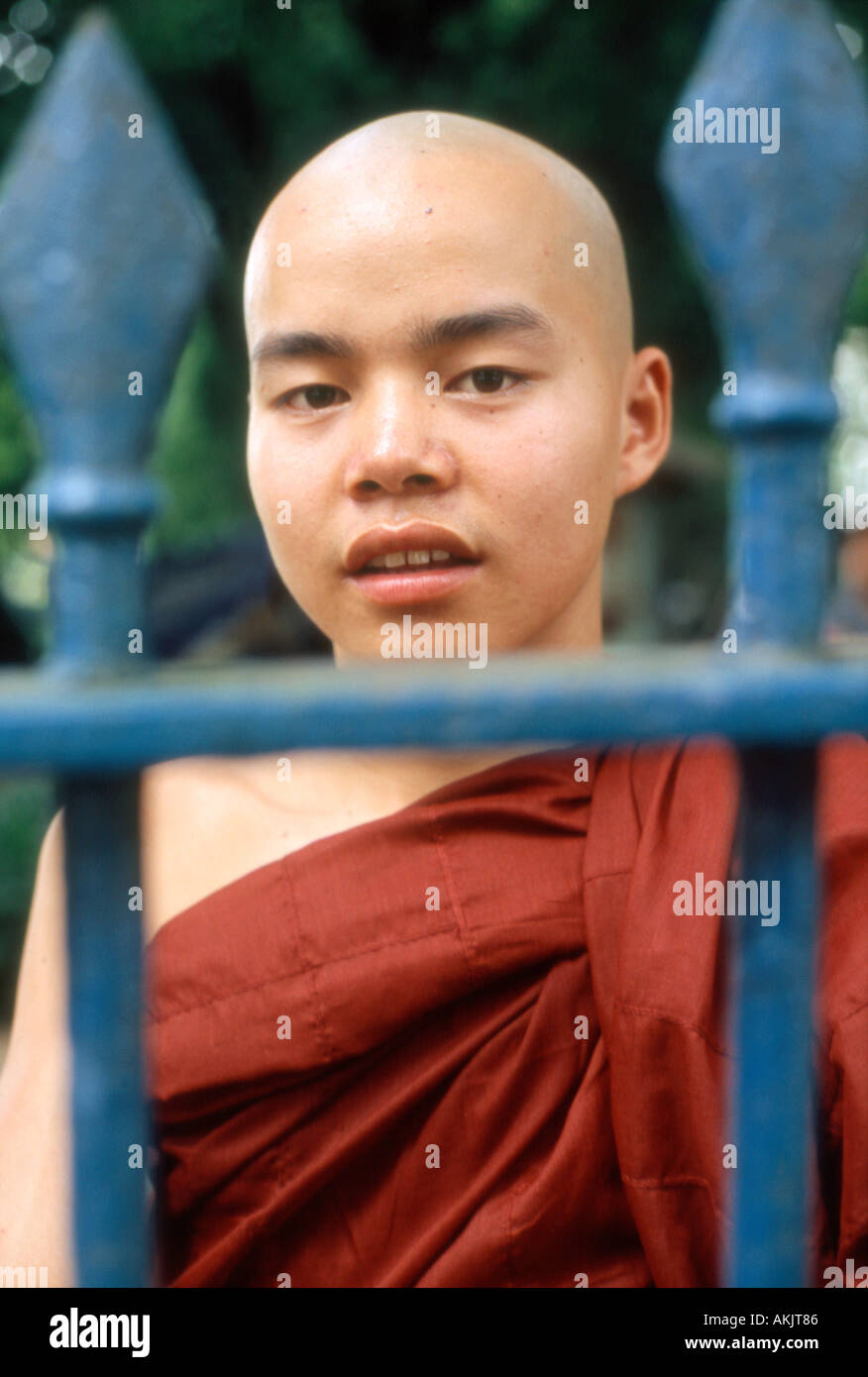 Young buddhist priest hi-res stock photography and images - Alamy