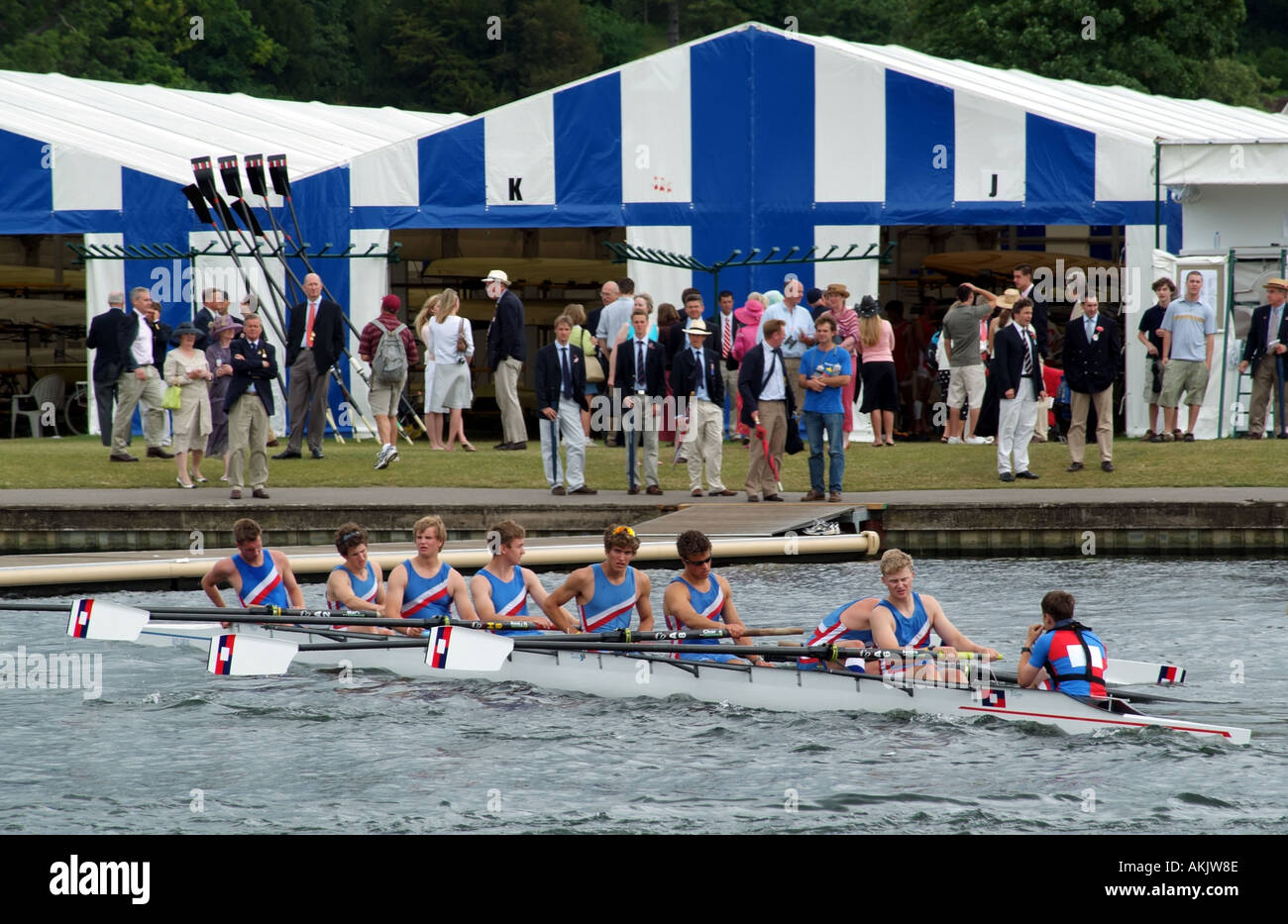 Henley rowing hi-res stock photography and images - Alamy