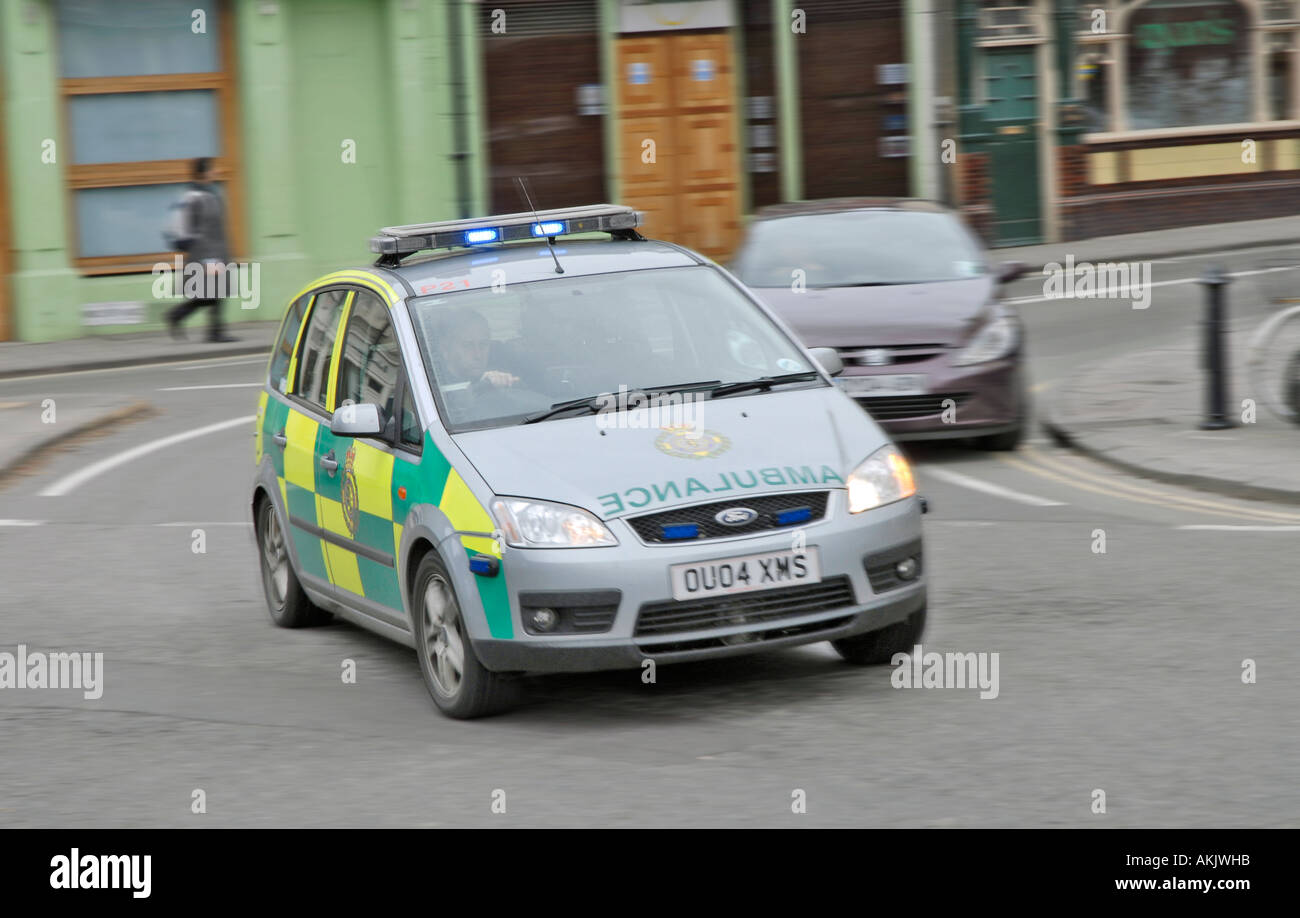 Ambulance car responding to an emergency call Stock Photo - Alamy