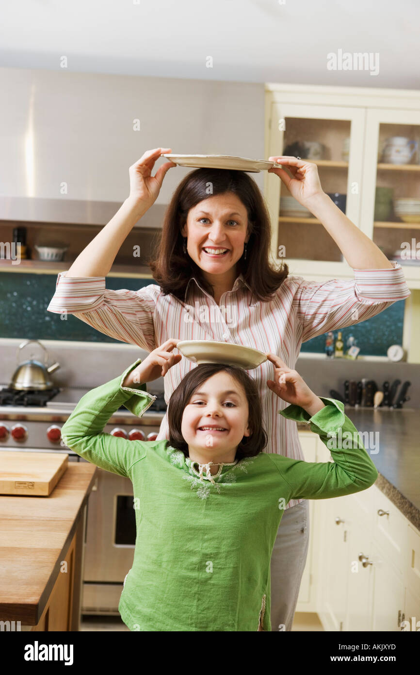 Balancing plates hi-res stock photography and images - Alamy