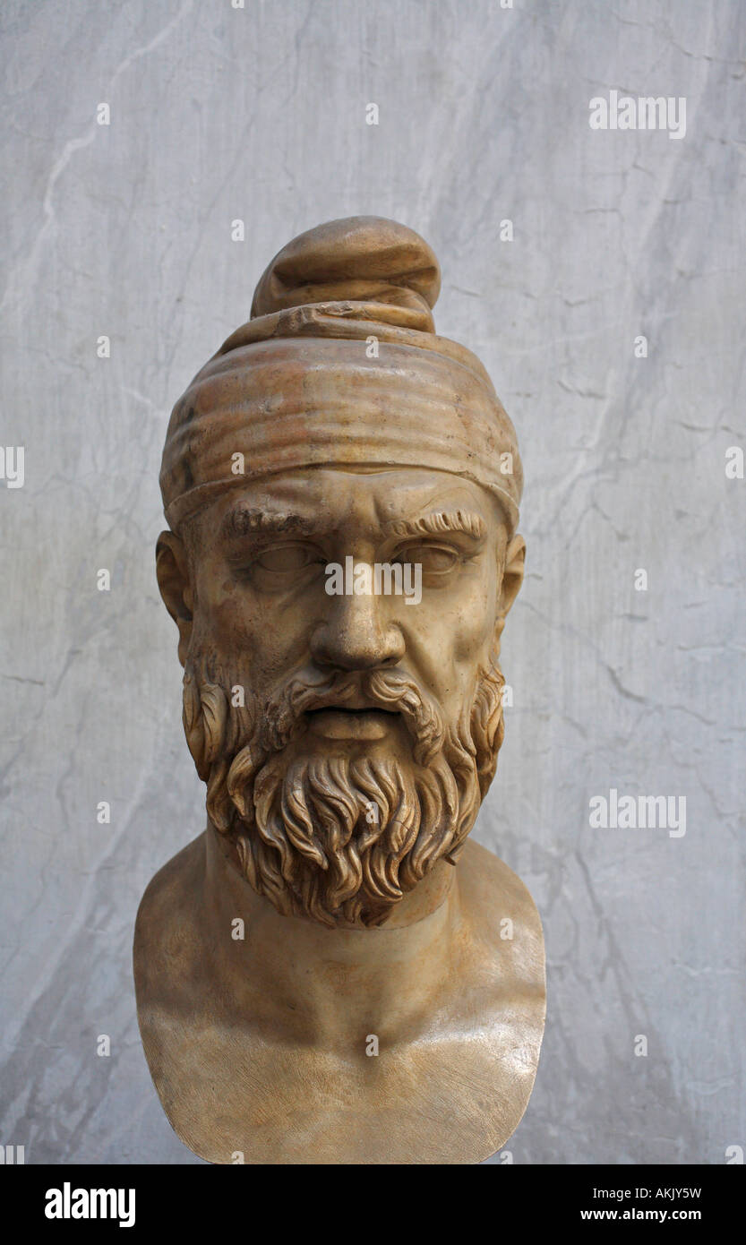 Dacian statue hi-res stock photography and images - Alamy