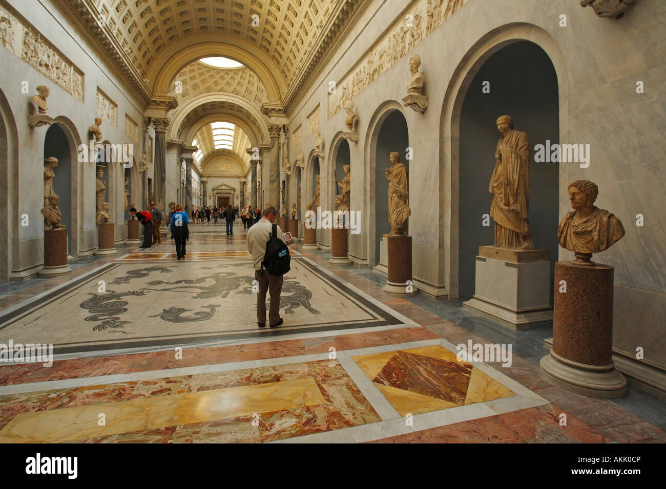 Braccio nuovo wing vatican museums hi-res stock photography and images ...