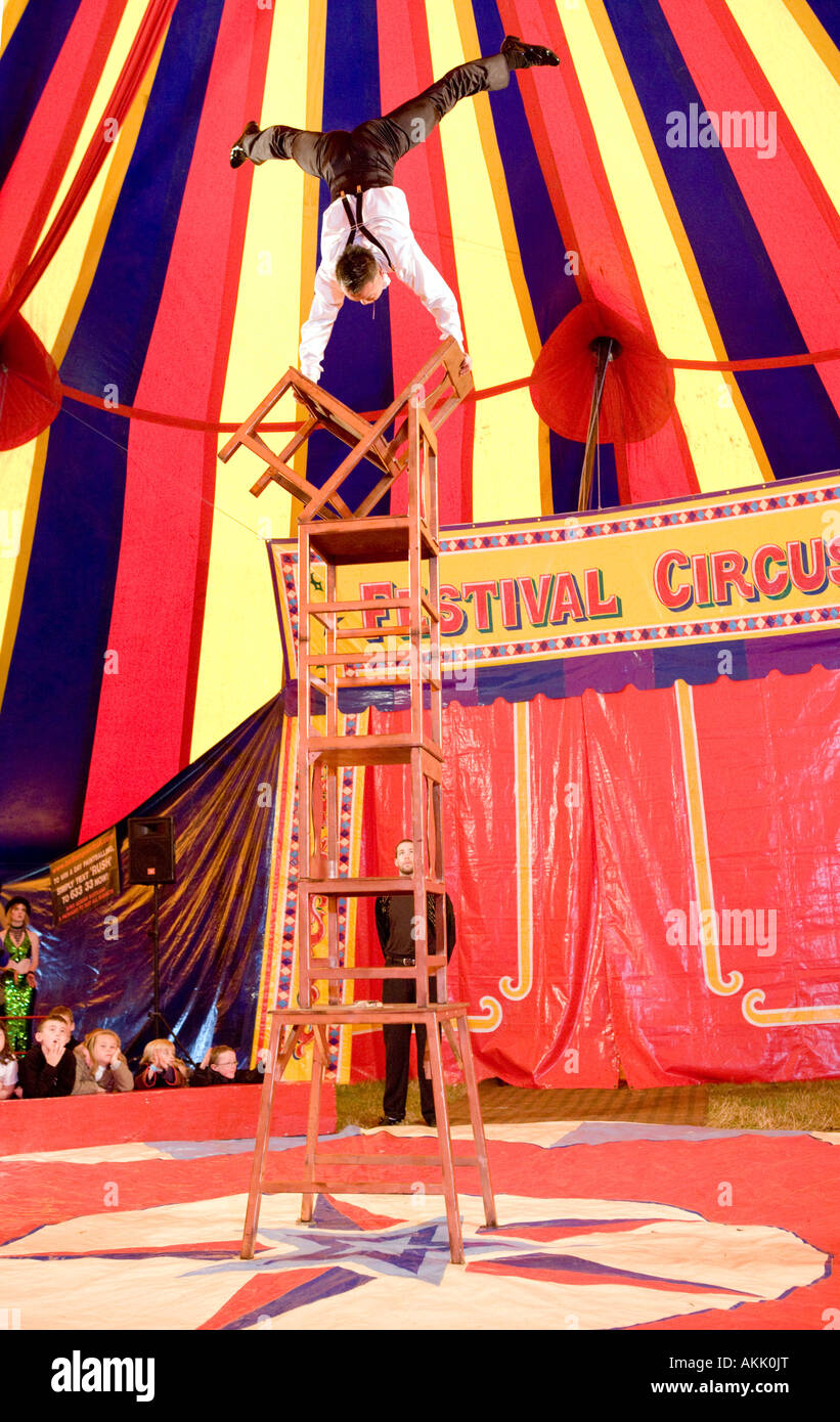 Circus balancing act hi-res stock photography and images - Alamy