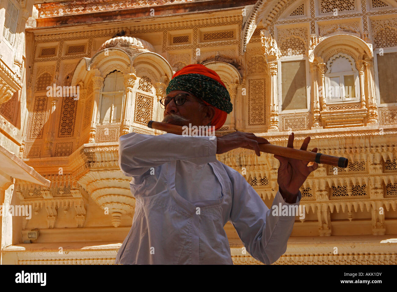 India flute hi-res stock photography and images - Alamy