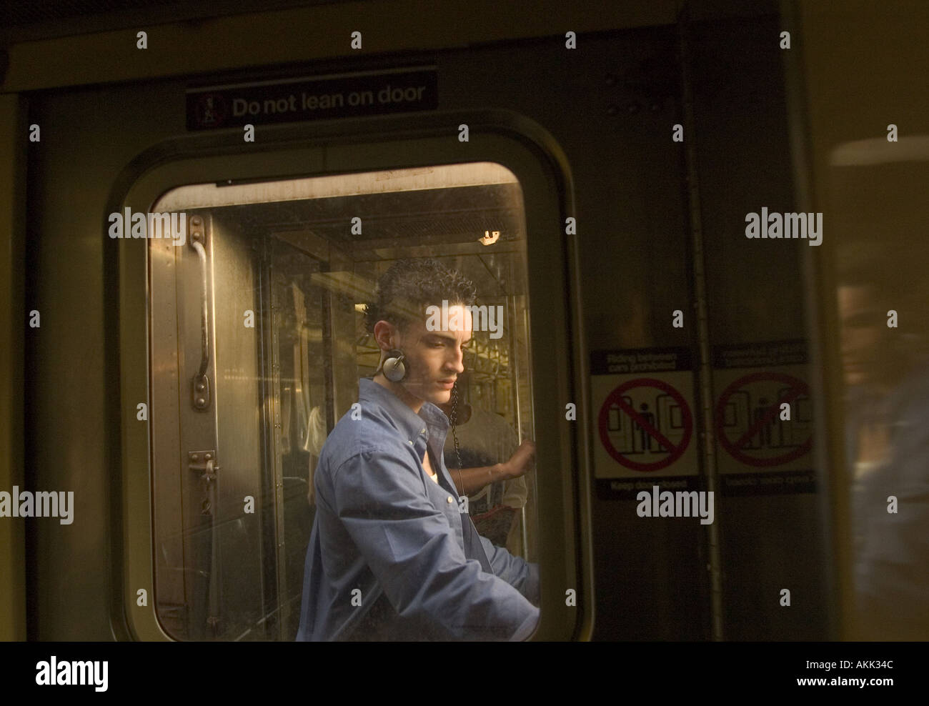 F train hi-res stock photography and images - Alamy