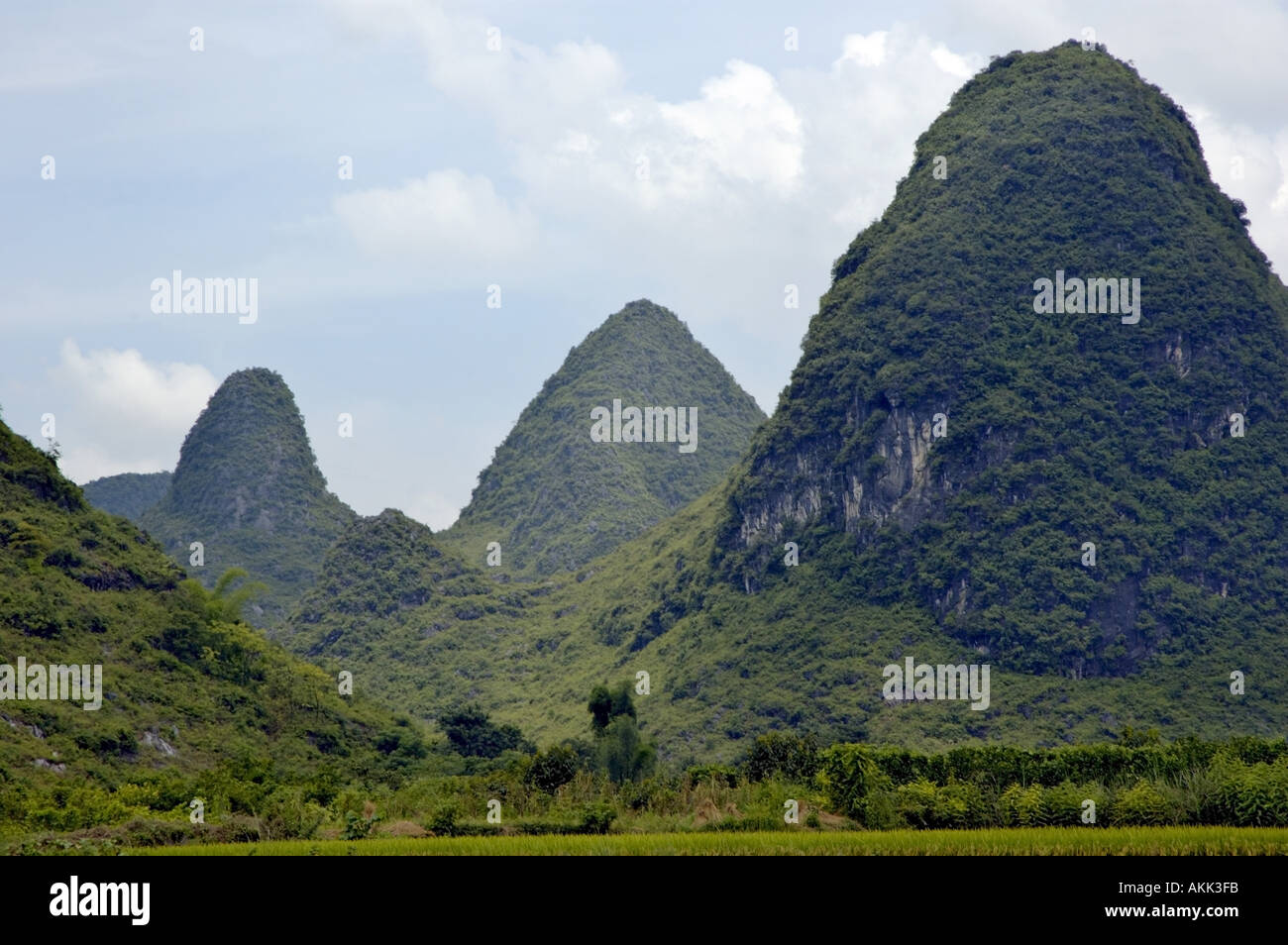 Karst mountains limestone peaks li hi-res stock photography and images ...