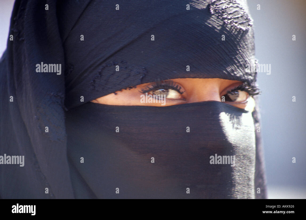 Yashmak hi-res stock photography and images - Alamy