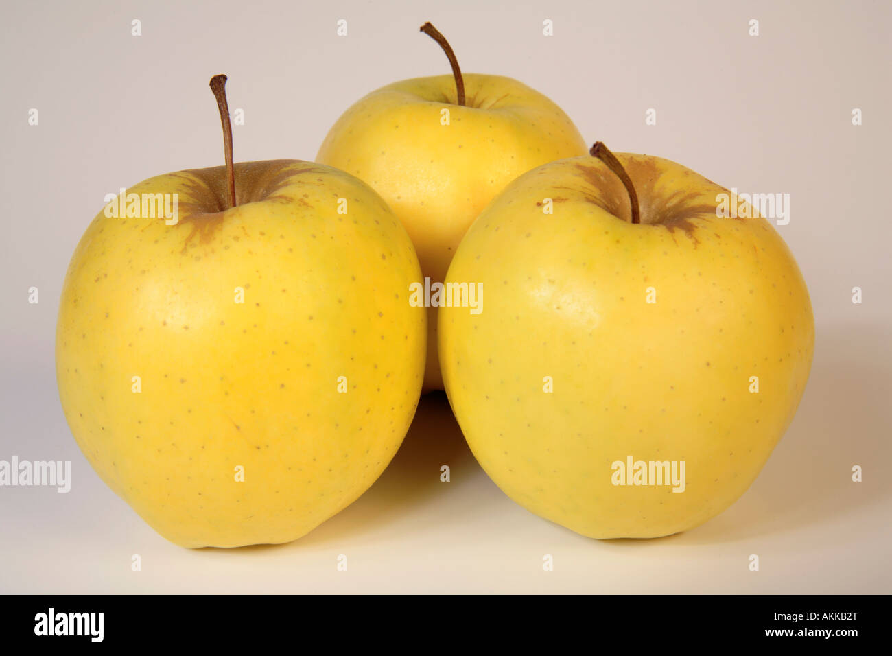 Apples, Golden Delicious Stock Photo - Alamy