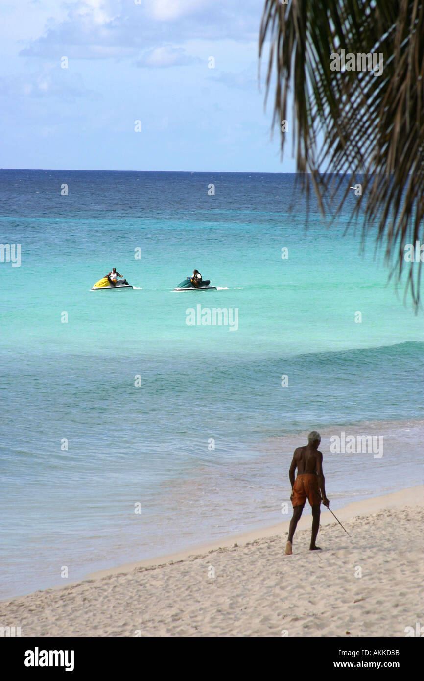 Beach parasol barbados hi-res stock photography and images - Alamy