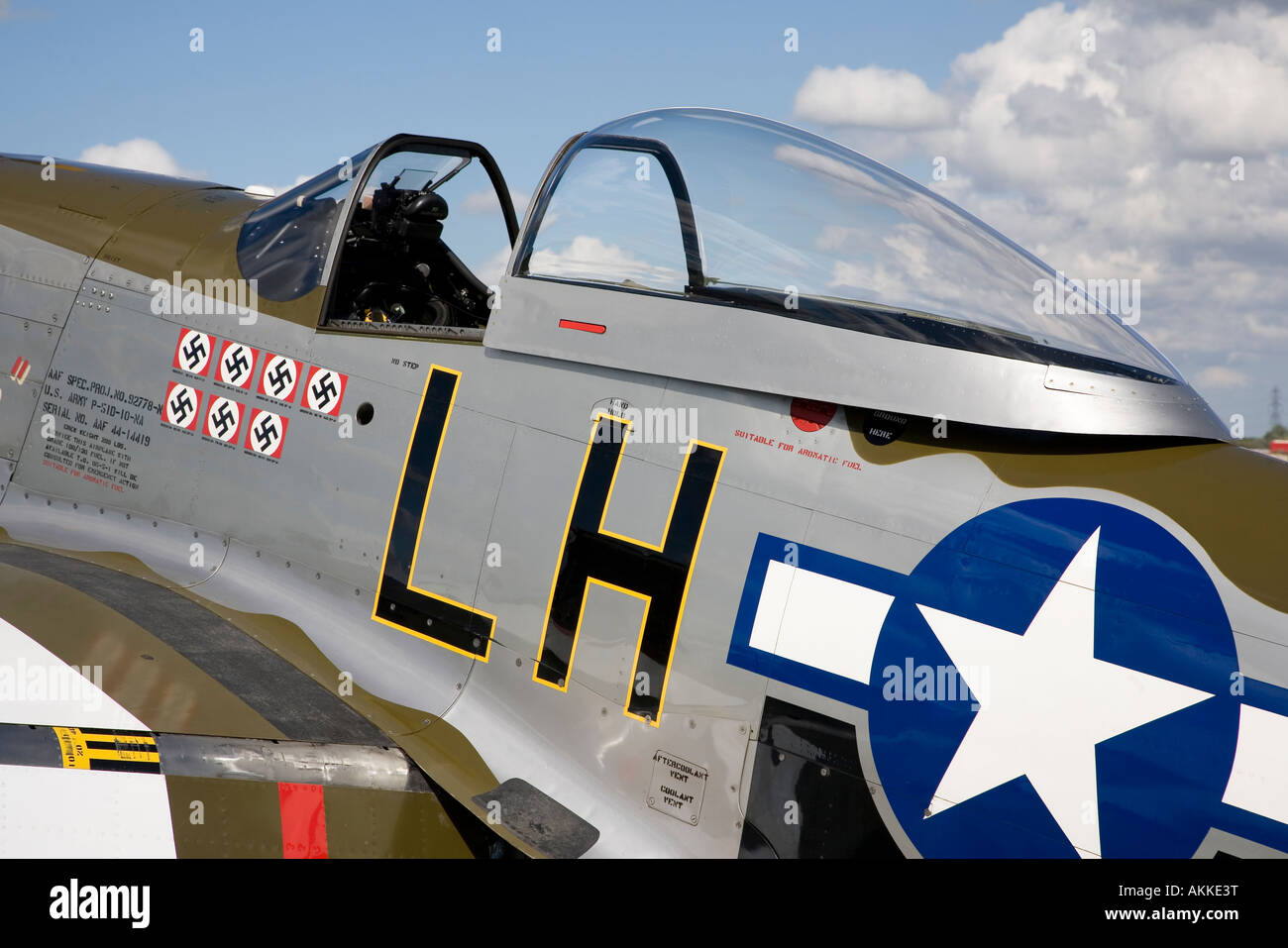 P 51 mustang cockpit hi-res stock photography and images - Alamy