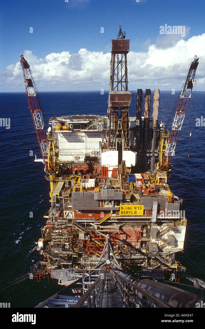 Bravo platform hi-res stock photography and images - Alamy