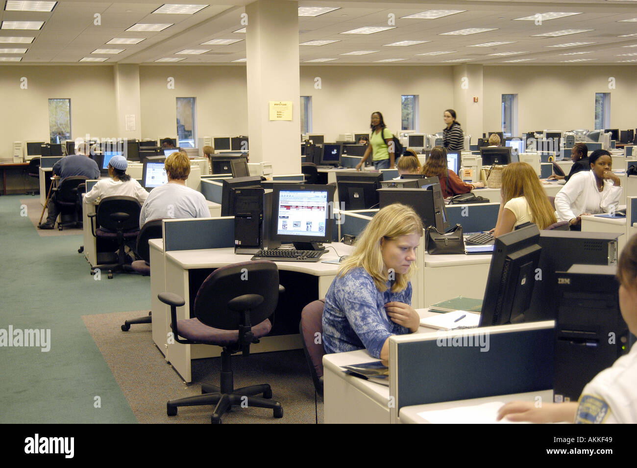 Learning resource center hi-res stock photography and images - Alamy