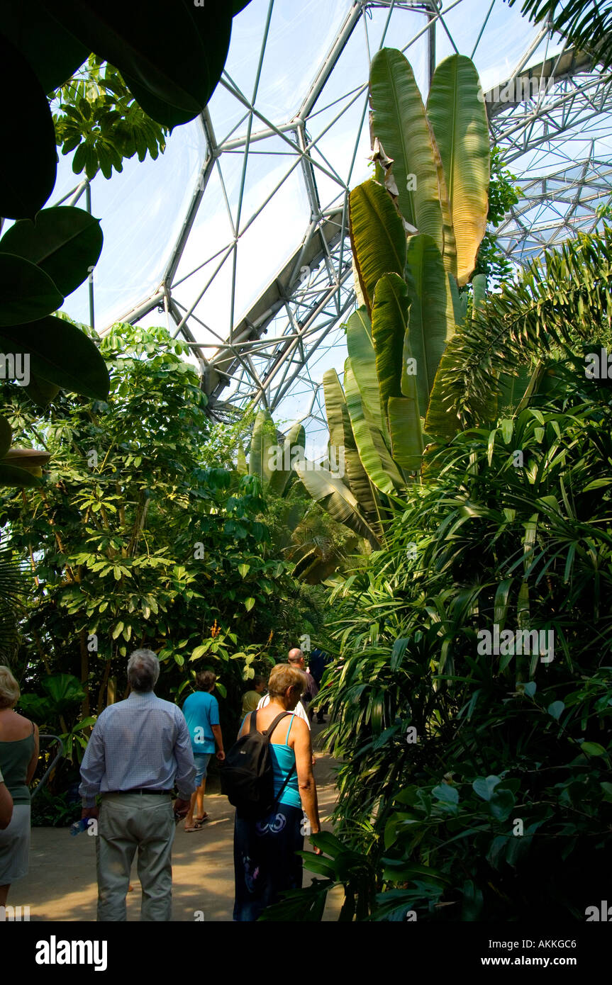 Inside the eden project cornwall hi-res stock photography and images ...
