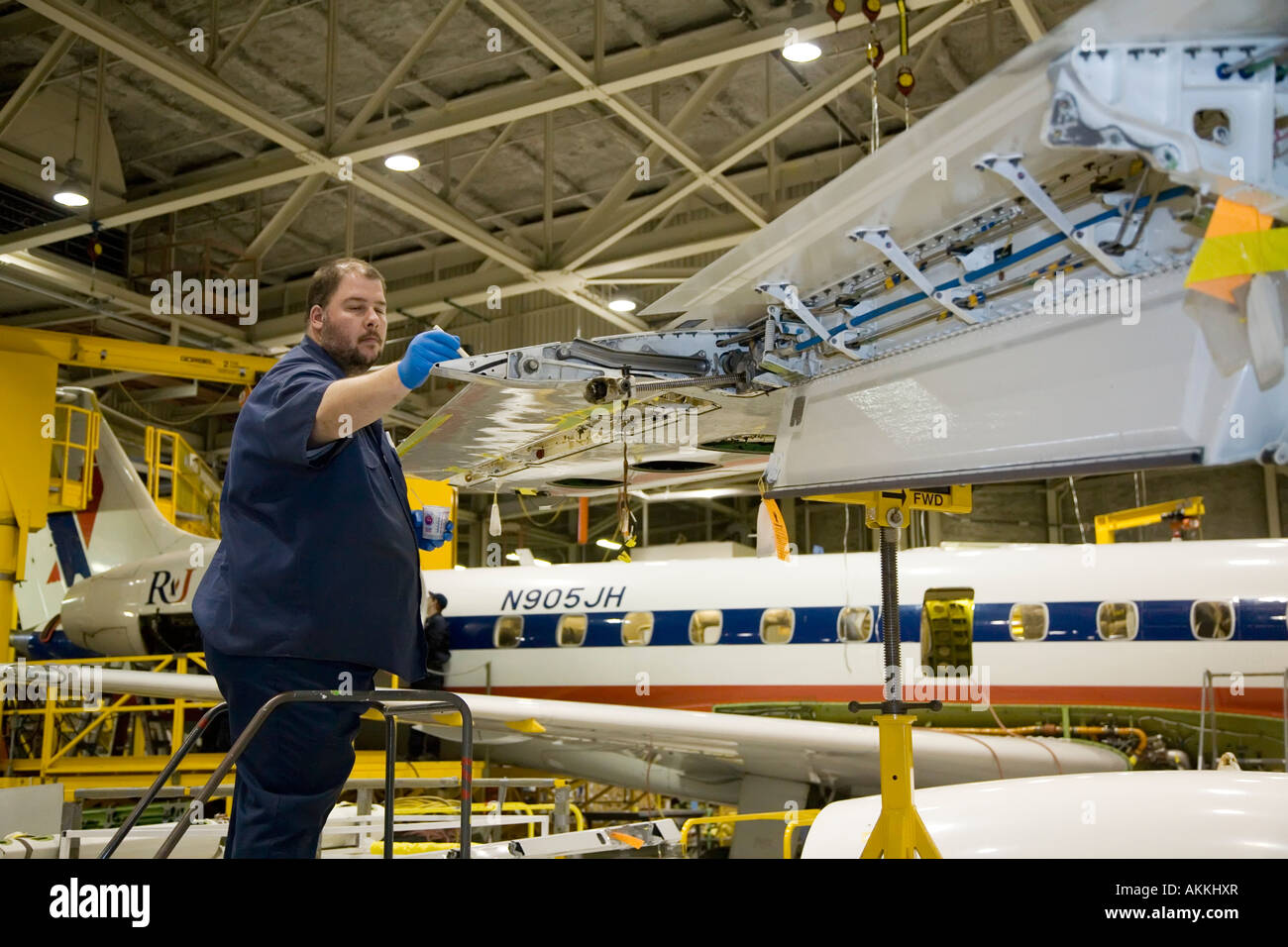 Aircraft wing maintenance hi-res stock photography and images - Alamy