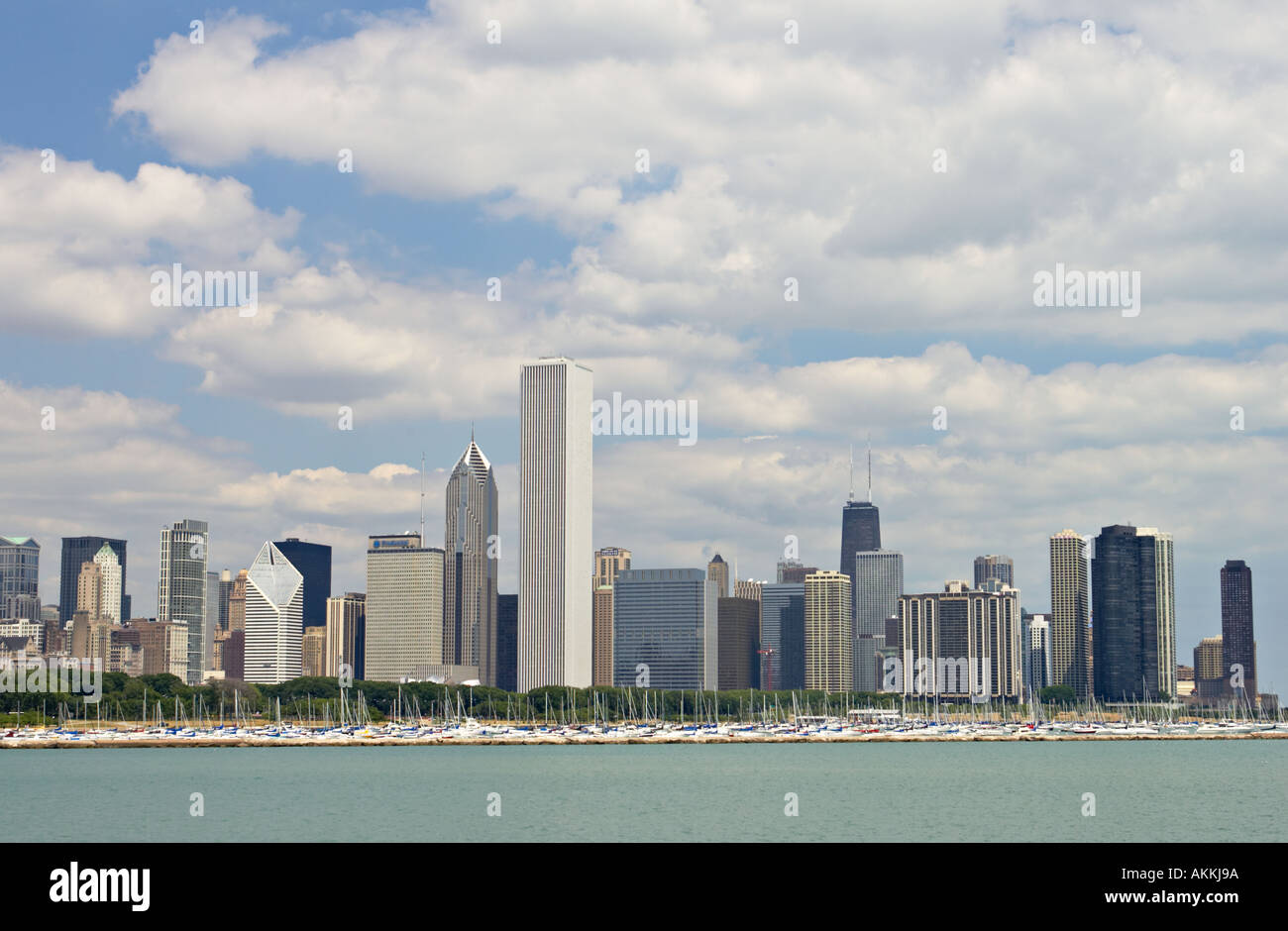 SKYLINE Chicago Illinois City skyline along Lake Michigan Amoco ...