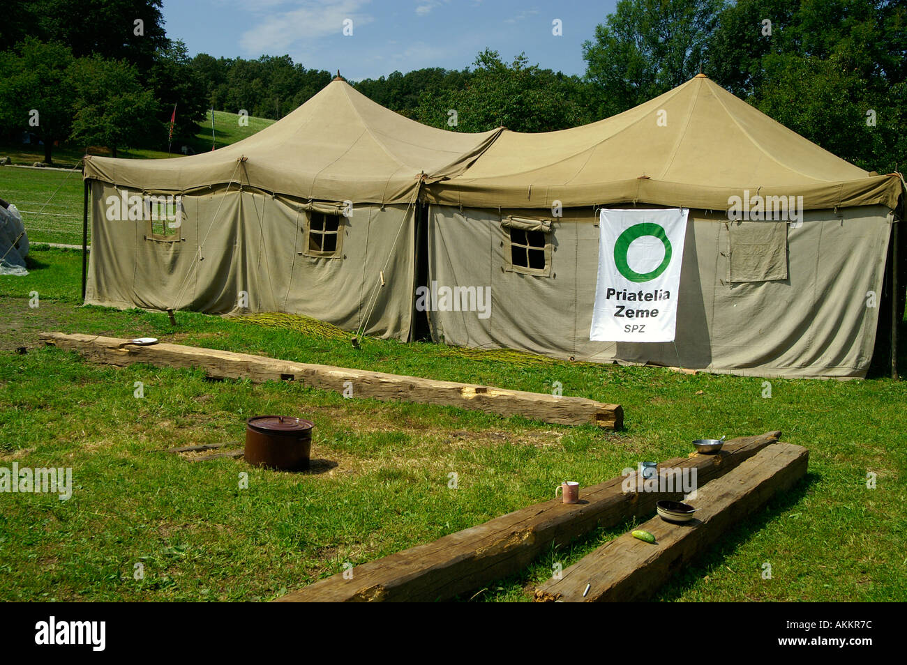 Field Mess Hall High Resolution Stock Photography and Images - Alamy