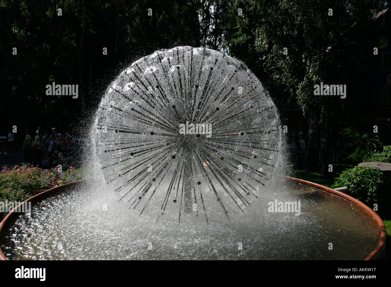 Circular fountain hi-res stock photography and images - Alamy
