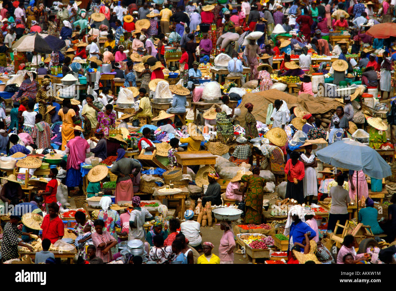 The outdoor market in Kumasi Ghana Stock Photo - Alamy