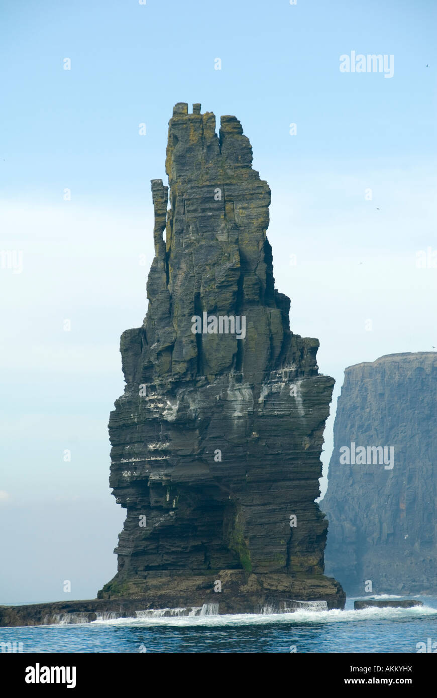 Sea stack off cliffs moher hi-res stock photography and images - Alamy