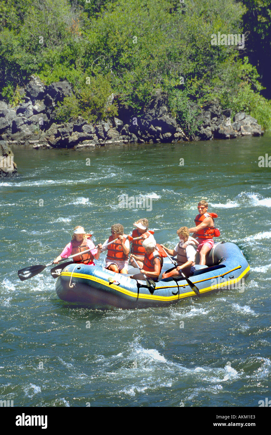 Deschutes river rafting hi-res stock photography and images - Alamy