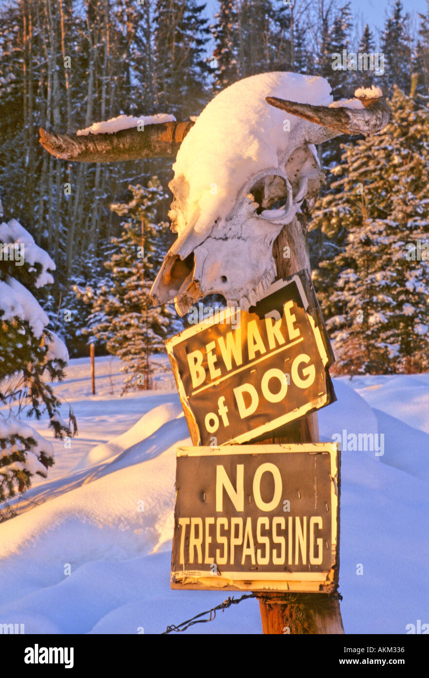 Beware land slide sign hi-res stock photography and images - Alamy