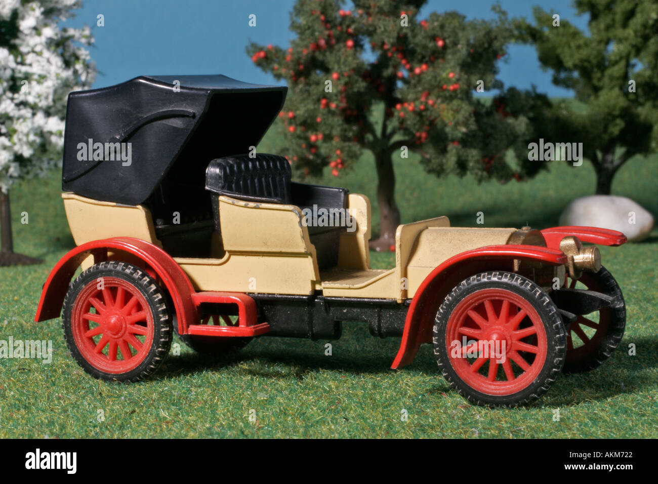 Oldtimer Car model Mercedes 1901 Stock Photo - Alamy