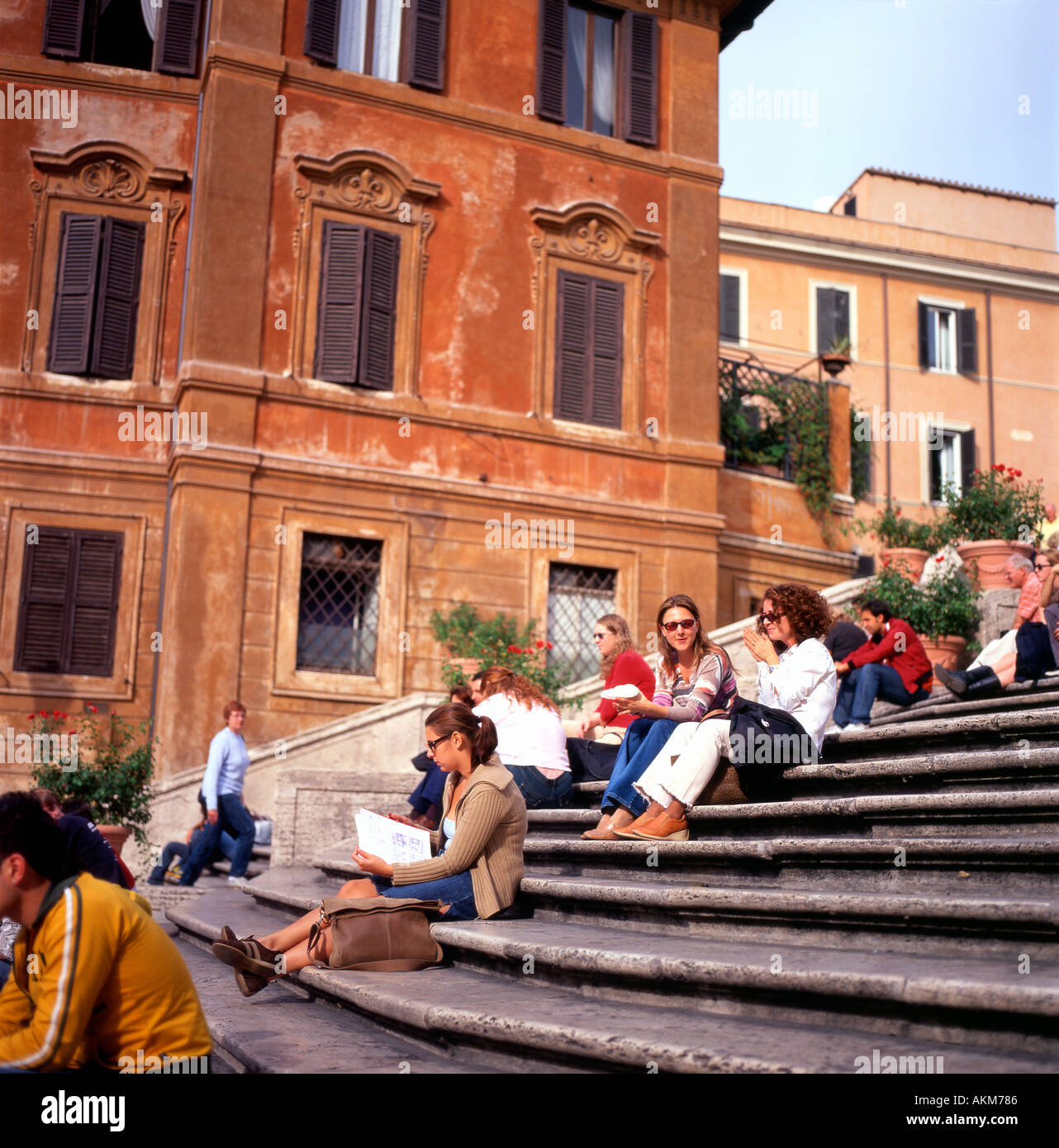 Sit spanish steps rome hi-res stock photography and images - Alamy