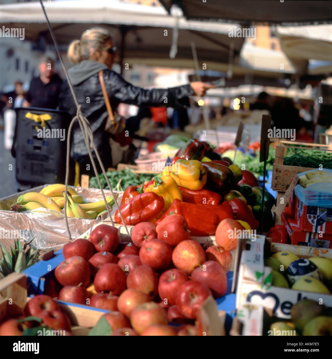 Roman fruit shop hi-res stock photography and images - Alamy