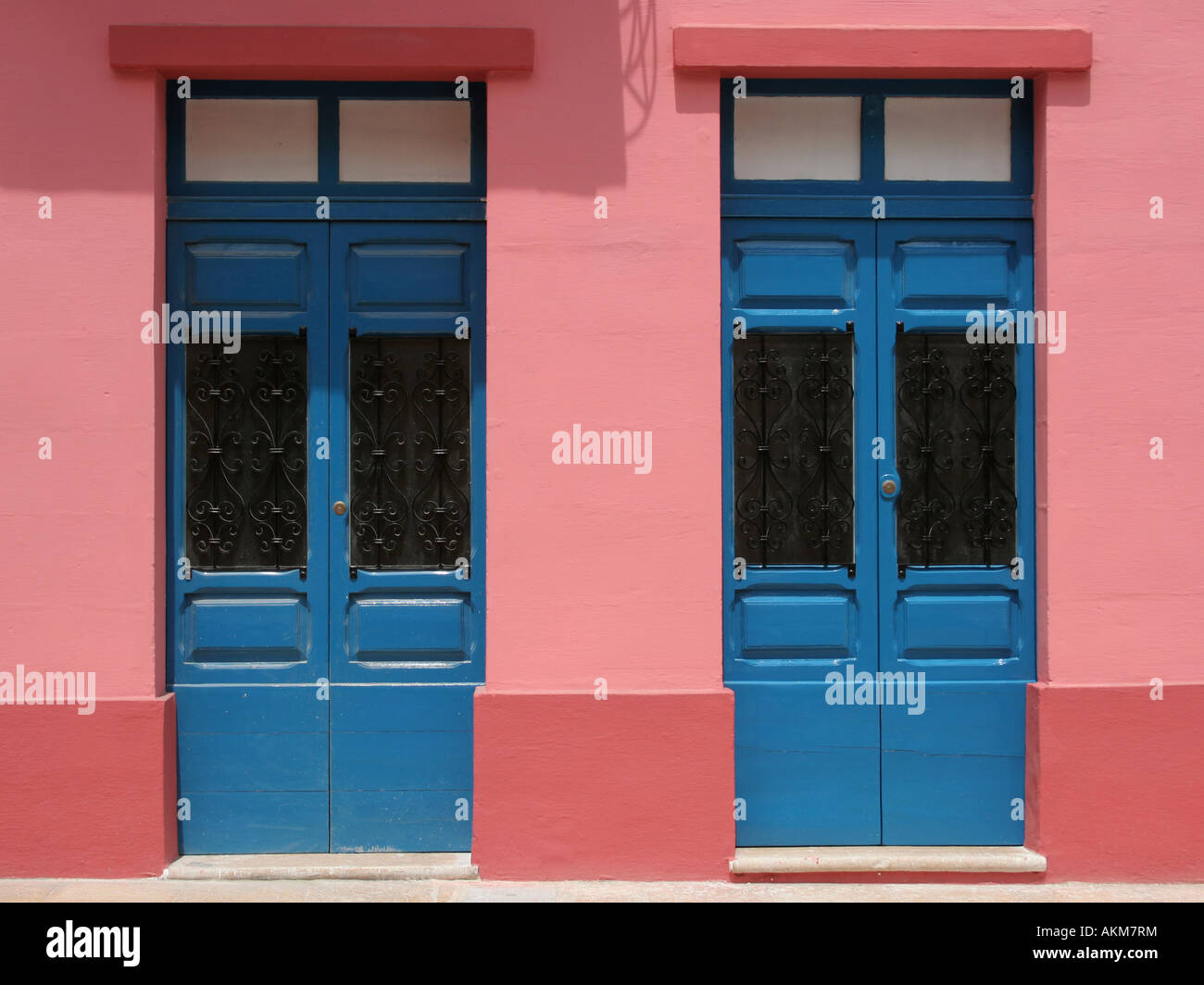The house with two front doors hi-res stock photography and images - Alamy