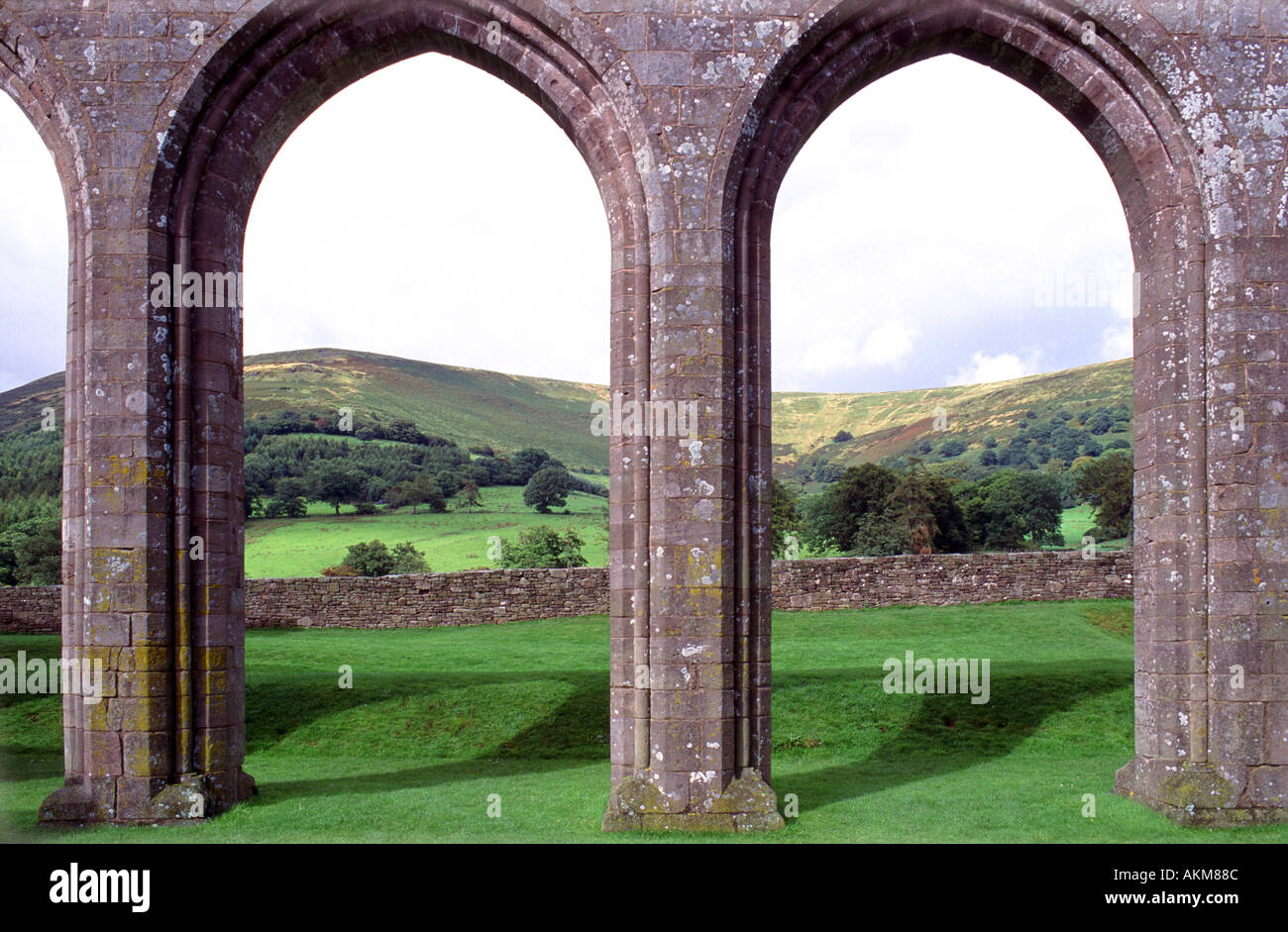 Llanthony abbey hi-res stock photography and images - Alamy