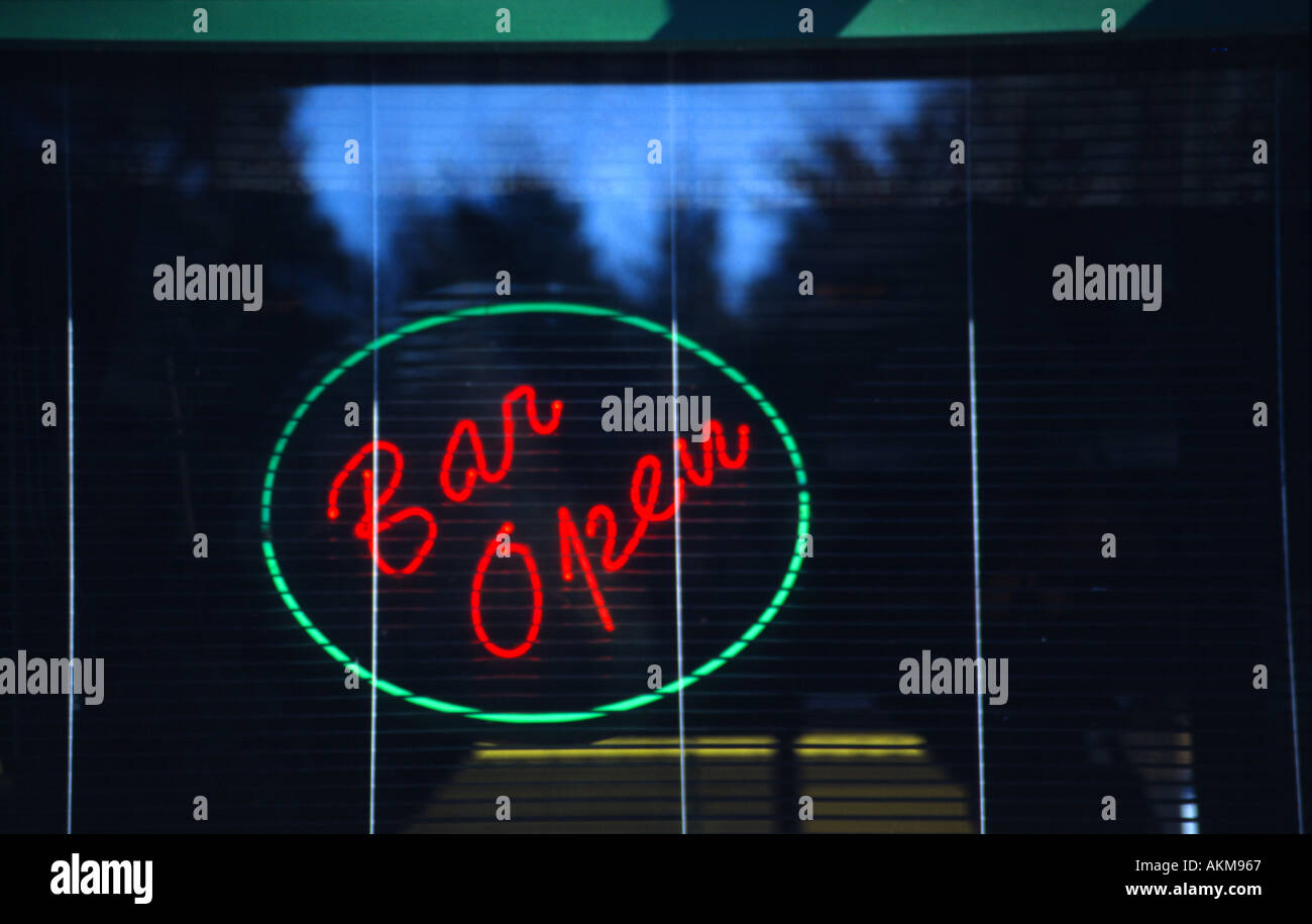 Bar displays hi-res stock photography and images - Alamy