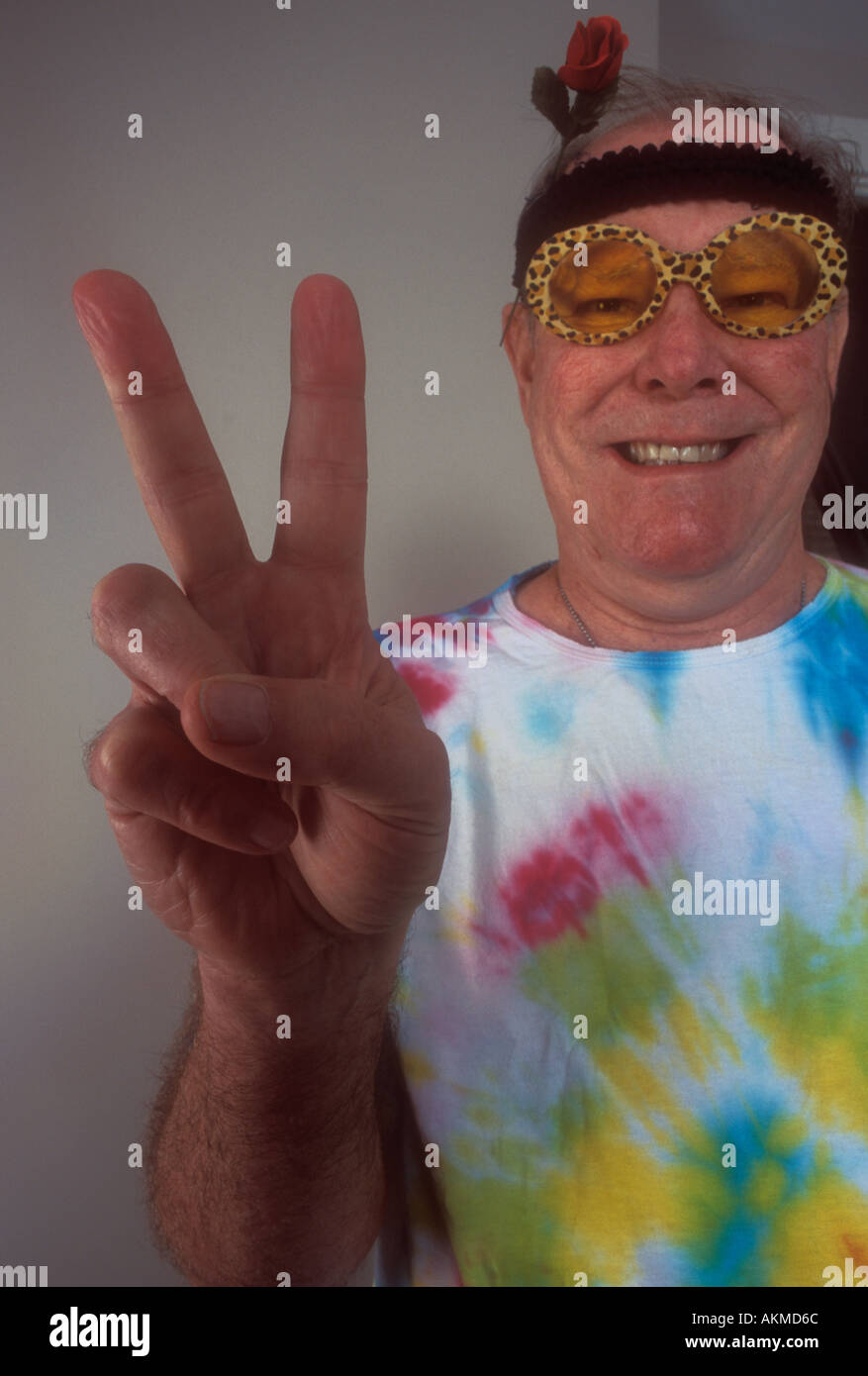 Hippie peace sign fingers hi-res stock photography and images - Alamy