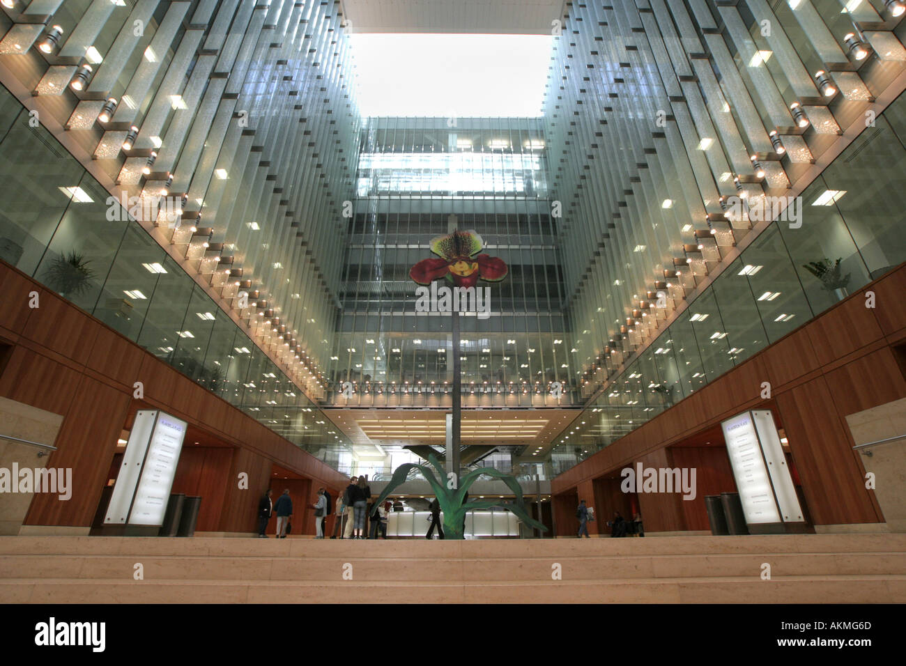 Atrium office complex hi-res stock photography and images - Alamy