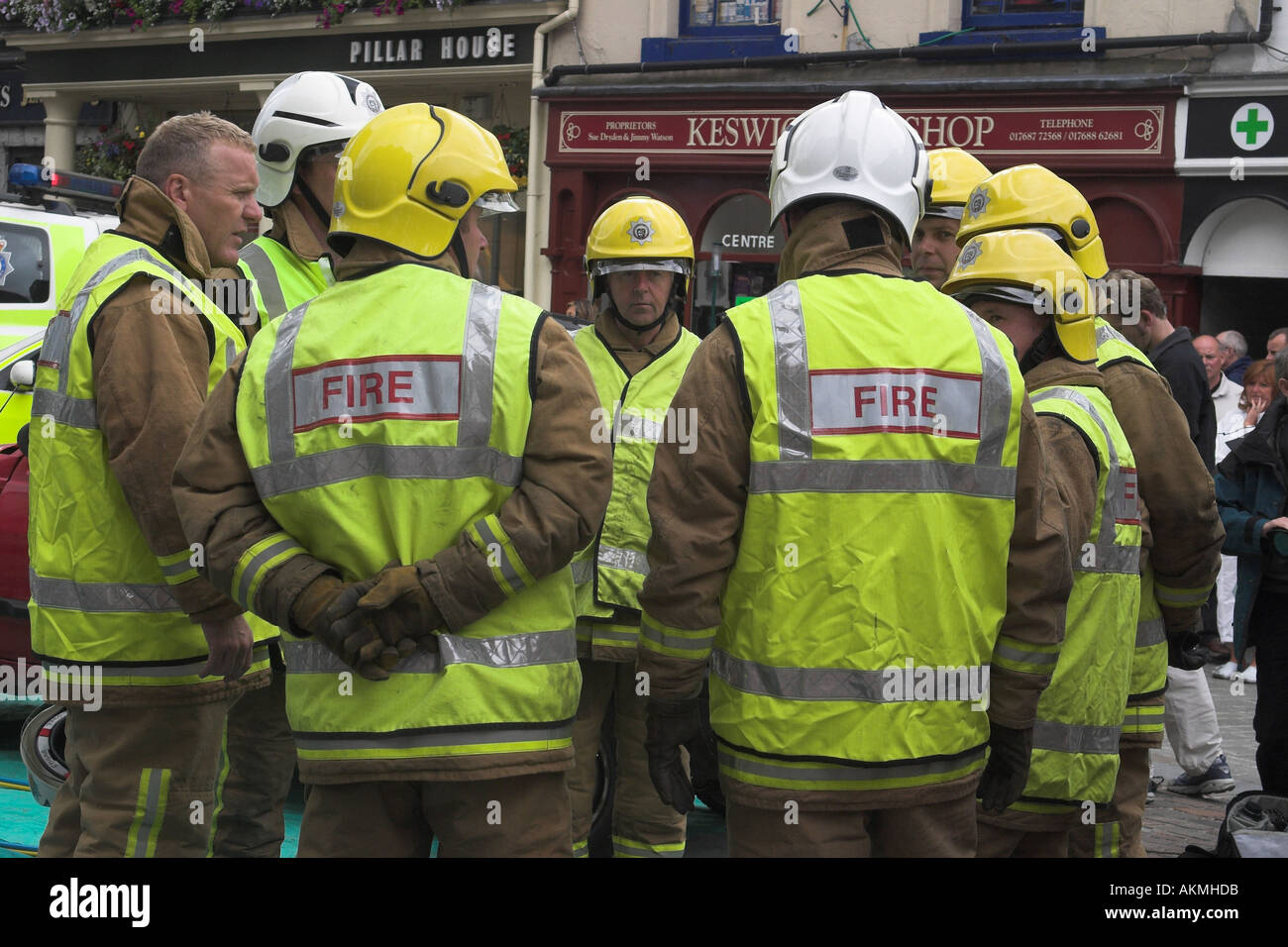 Group of firemen hi-res stock photography and images - Alamy