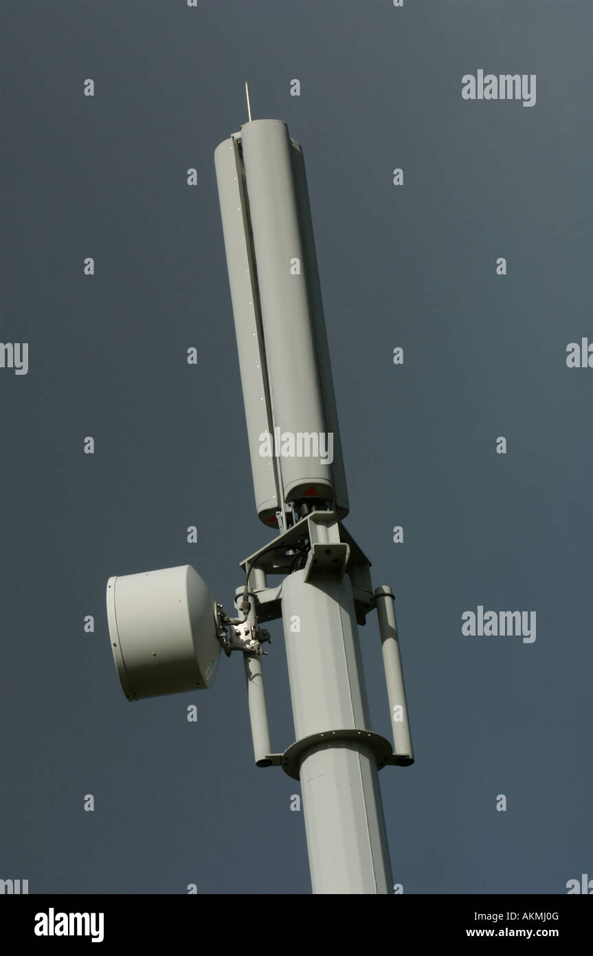 mobile phone telephone mast Stock Photo - Alamy