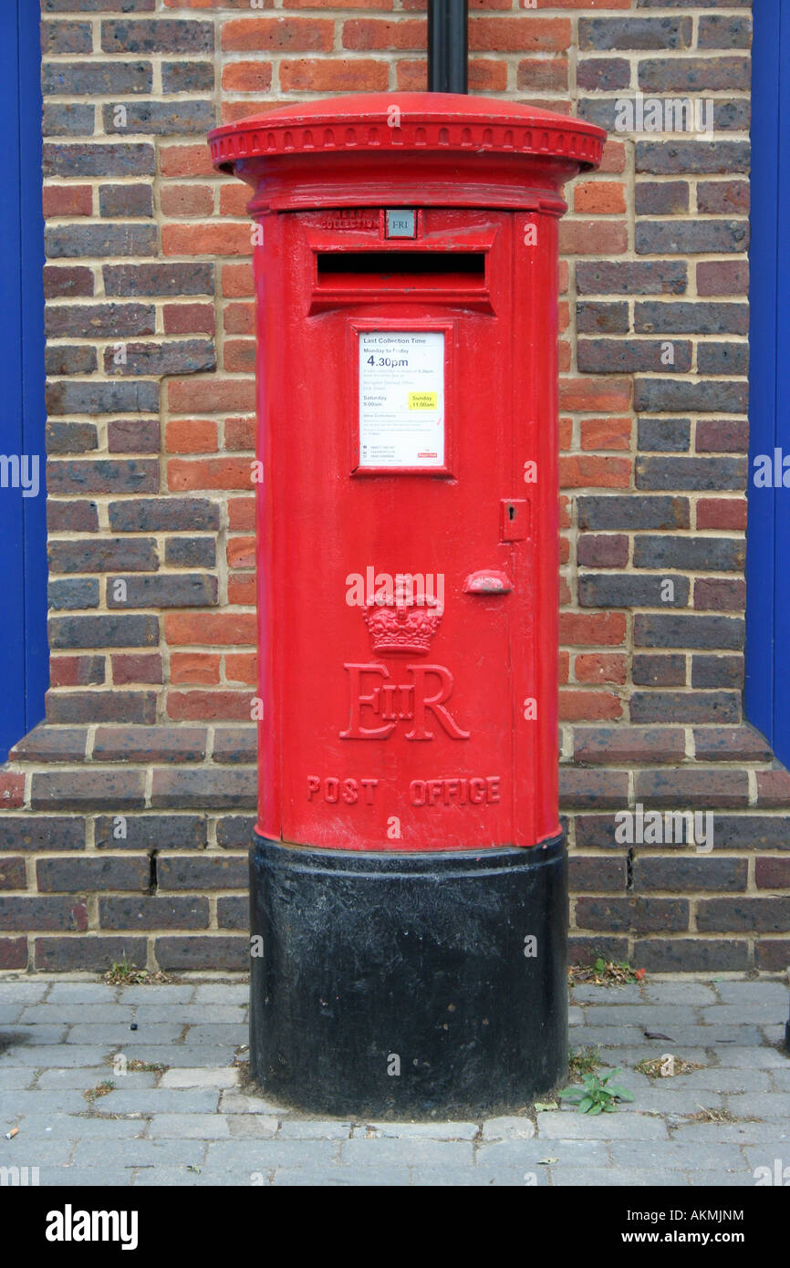 Pillar box service hi-res stock photography and images - Alamy