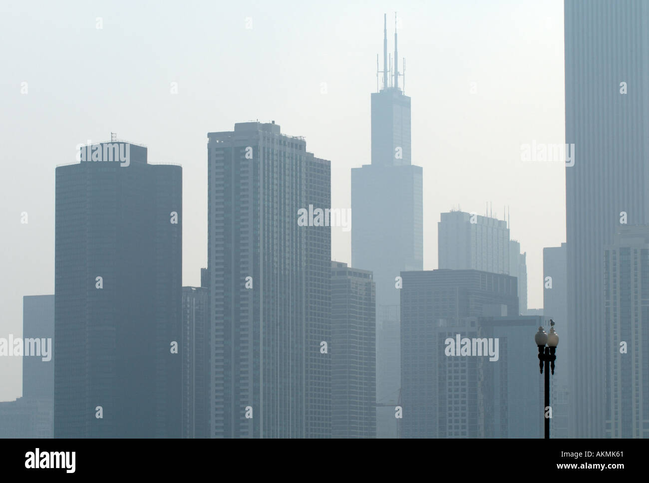 Chicago skyline summer haze hi-res stock photography and images - Alamy