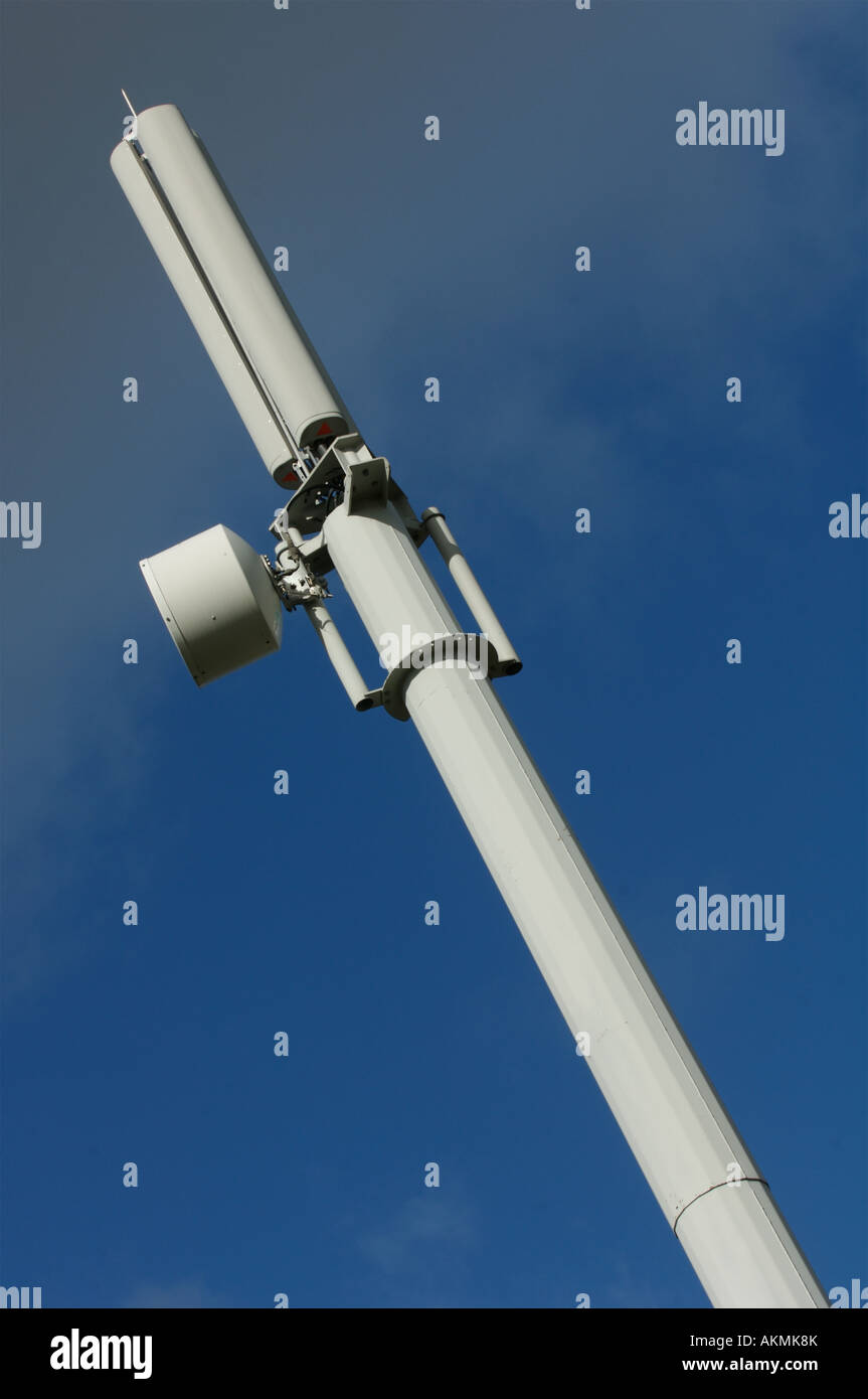 mobile phone telephone mast Stock Photo - Alamy