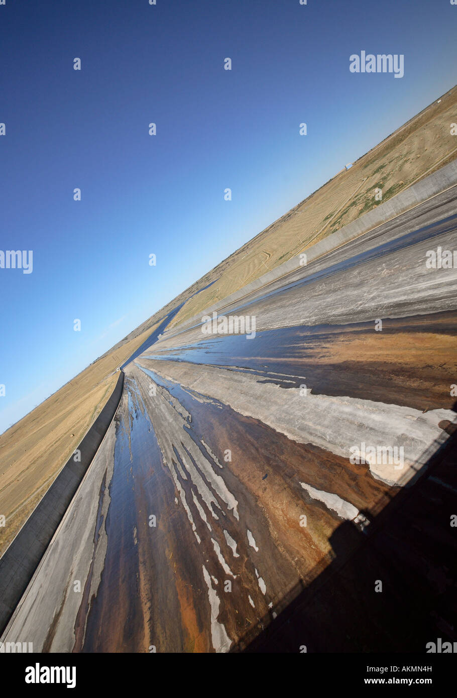 Spillway gardner dam hi-res stock photography and images - Alamy