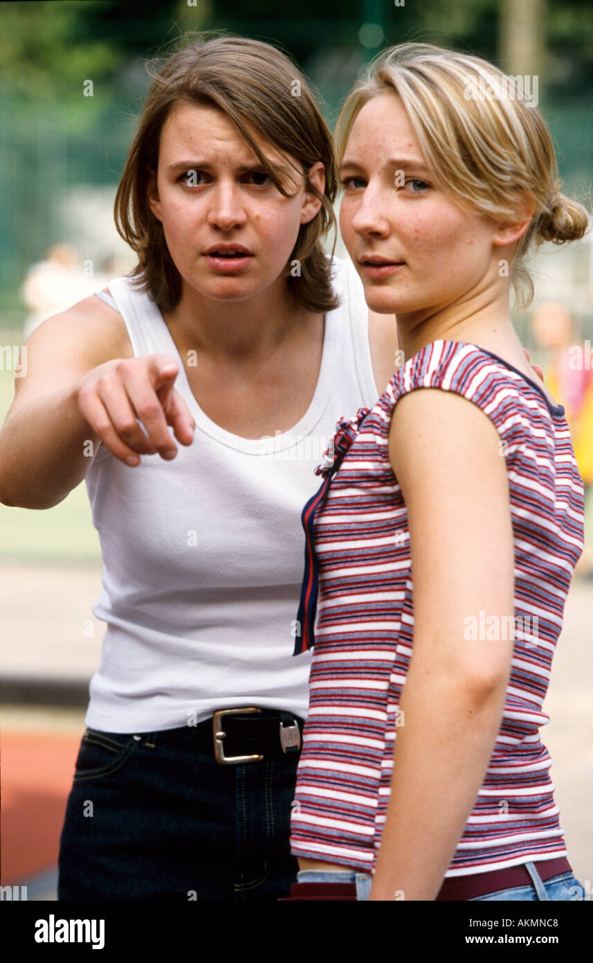 Gesichter zeigen hi-res stock photography and images - Alamy