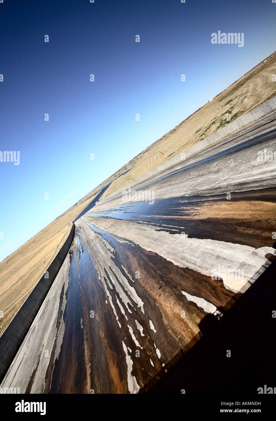 Spillway gardner dam hi-res stock photography and images - Alamy