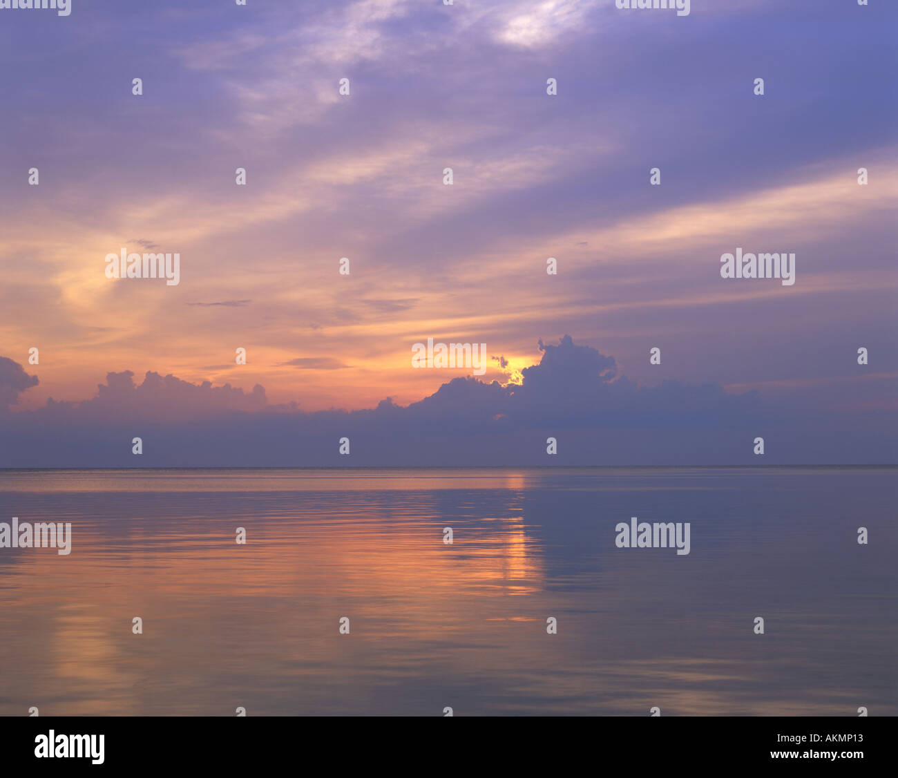 Scene sunset over sea hi-res stock photography and images - Alamy