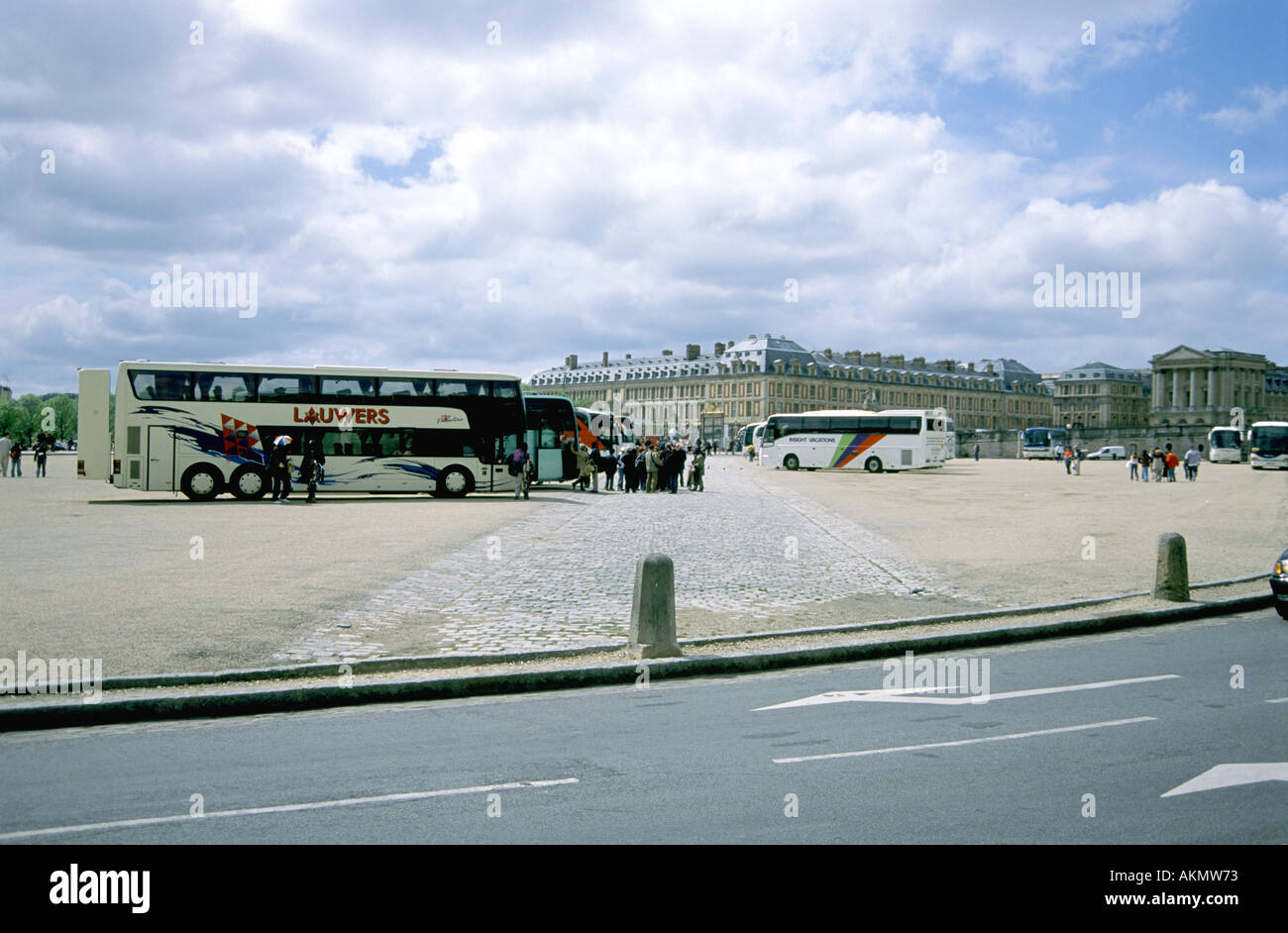 tourist coaches line up outside versailles Stock Photo - Alamy