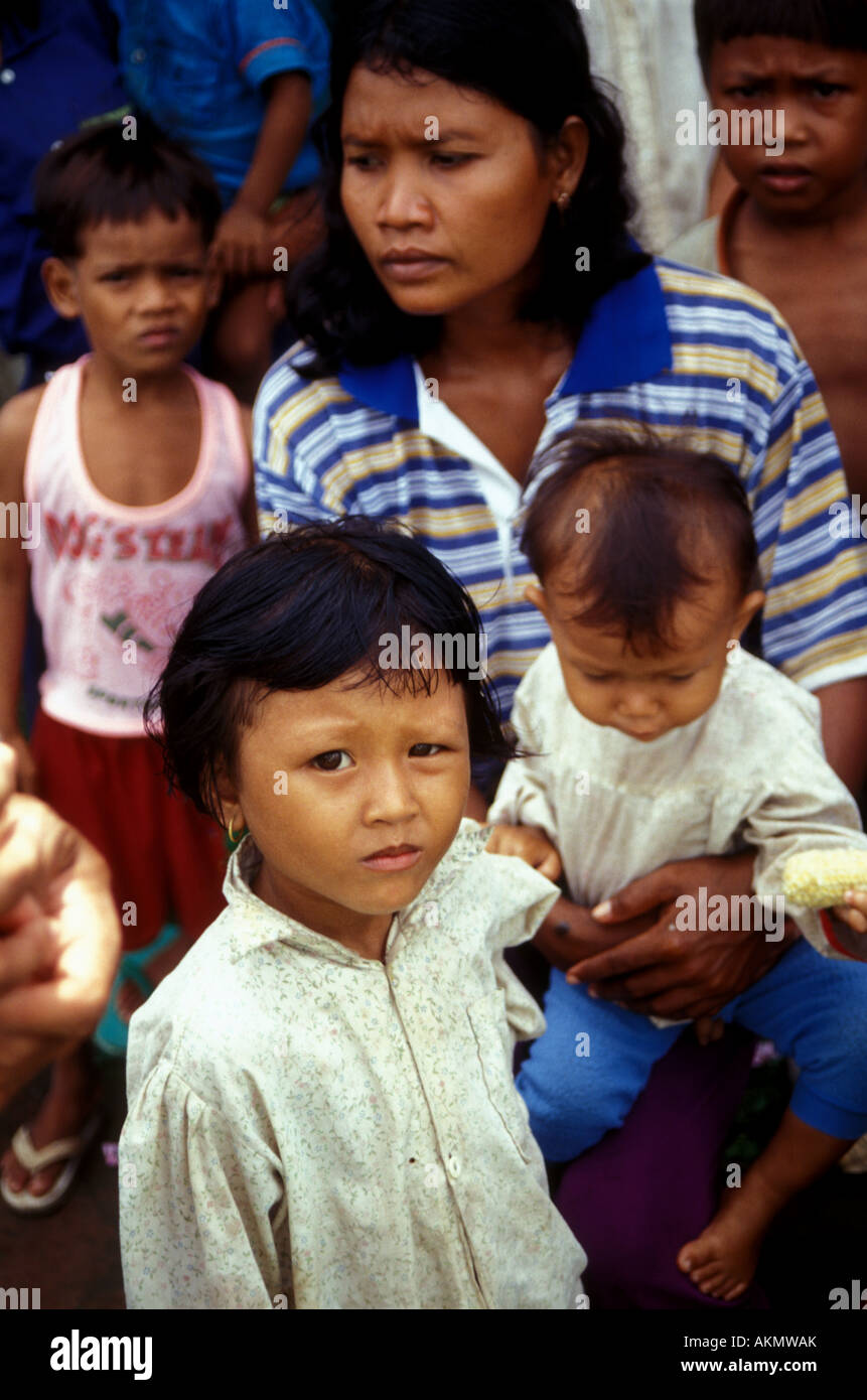 Poor khmer workers hi-res stock photography and images - Alamy